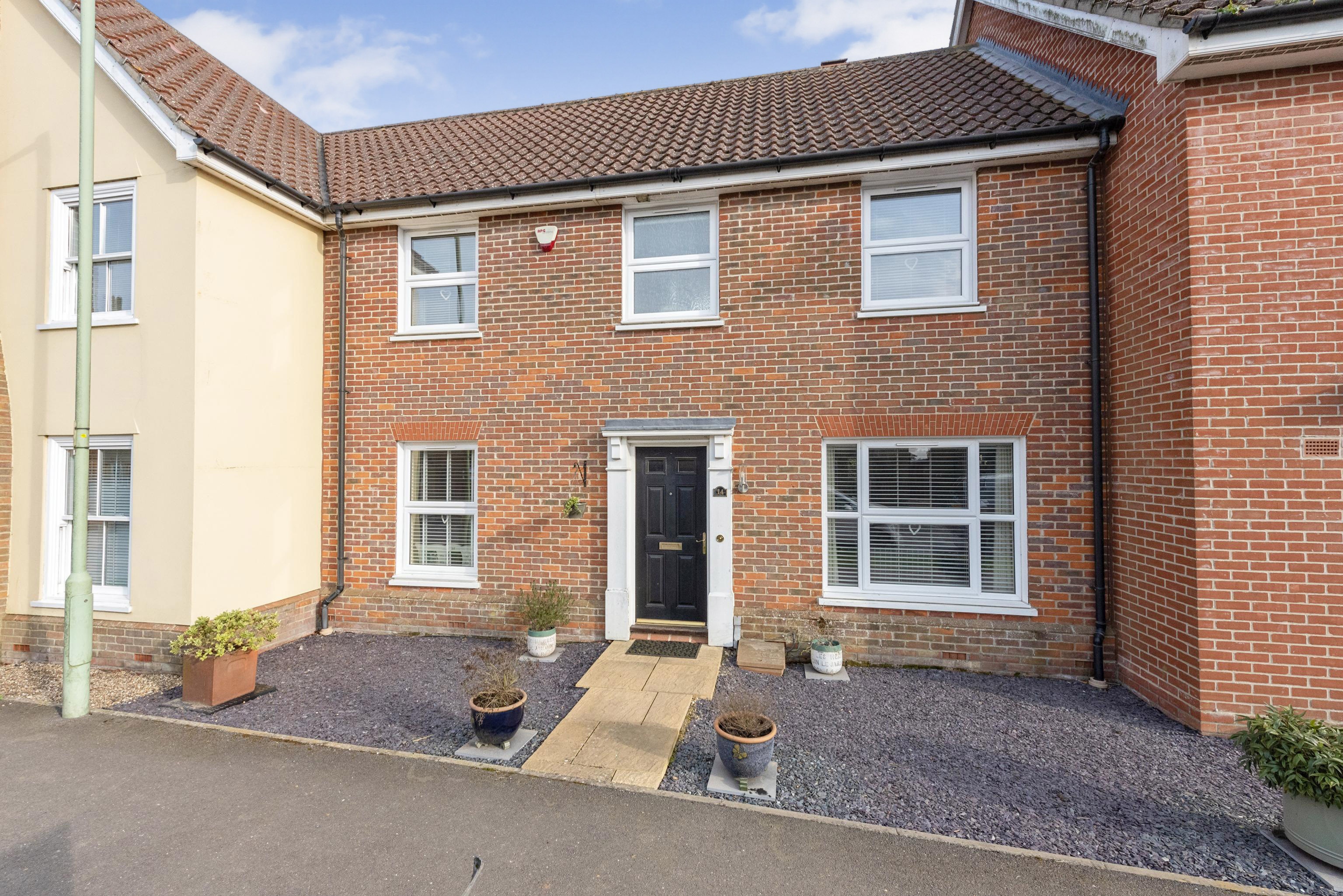 3 bedroom terraced house for sale in Ashfield Road, Bury St. Edmunds ...