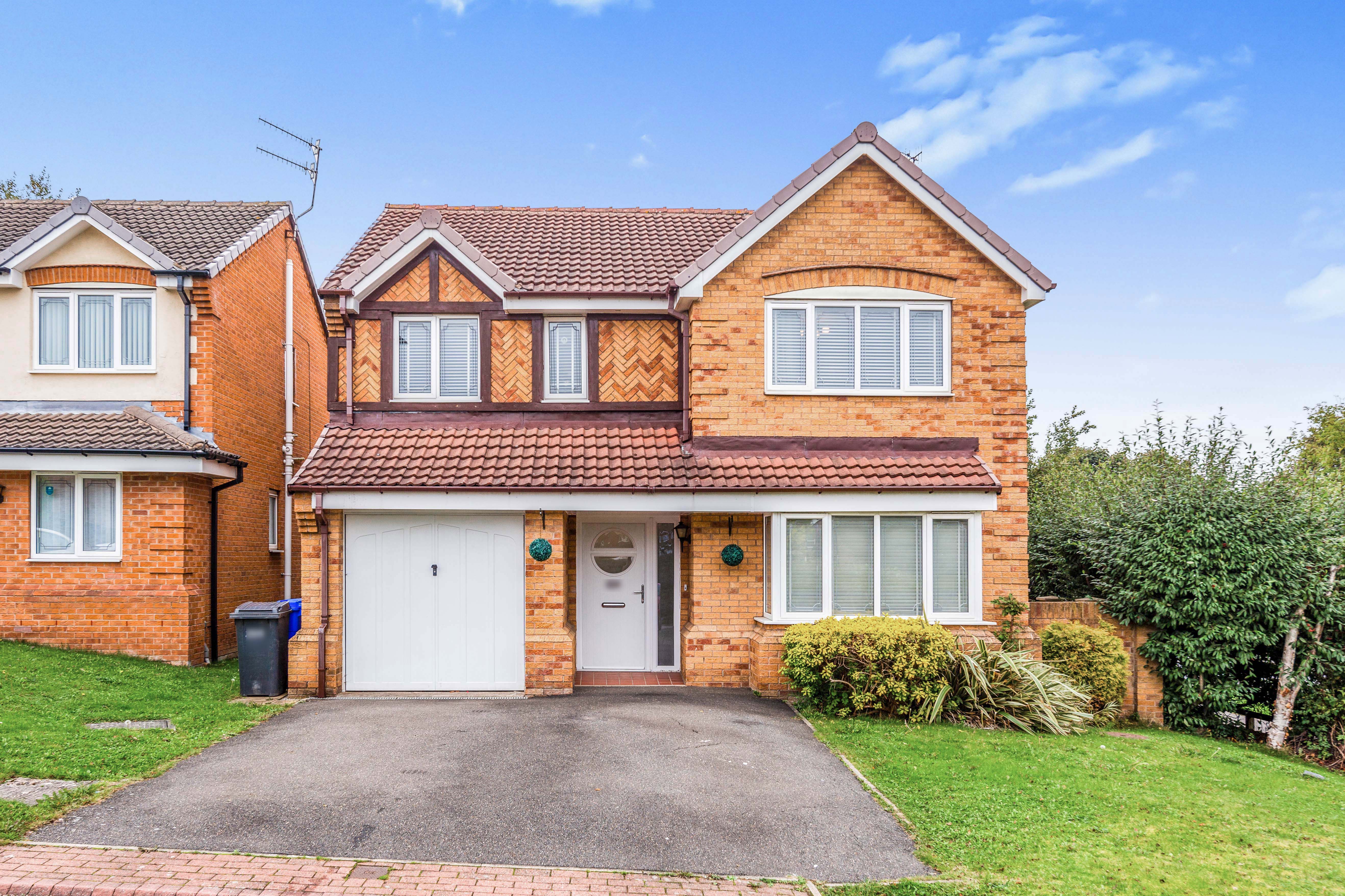 4 bedroom detached house for sale in Shirecliffe Road, Sheffield, S5 8XE