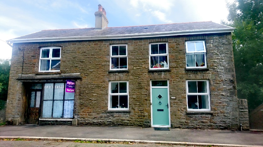 3 bedroom detached house for sale in Graig Road, Godrergraig, SA9 2NY