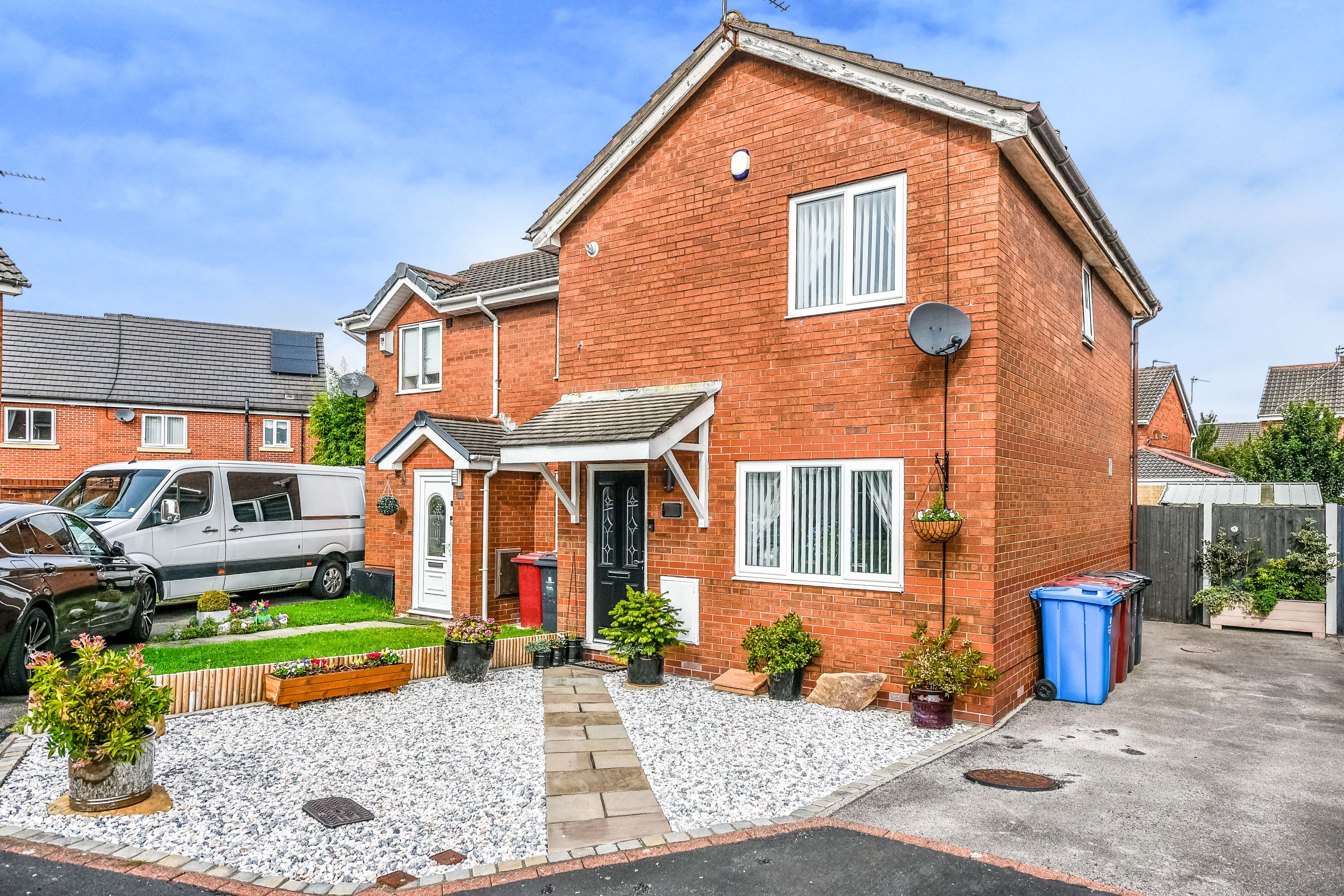 3 bedroom semi-detached house for sale in Badby Wood, Kirkby, L33 8YQ