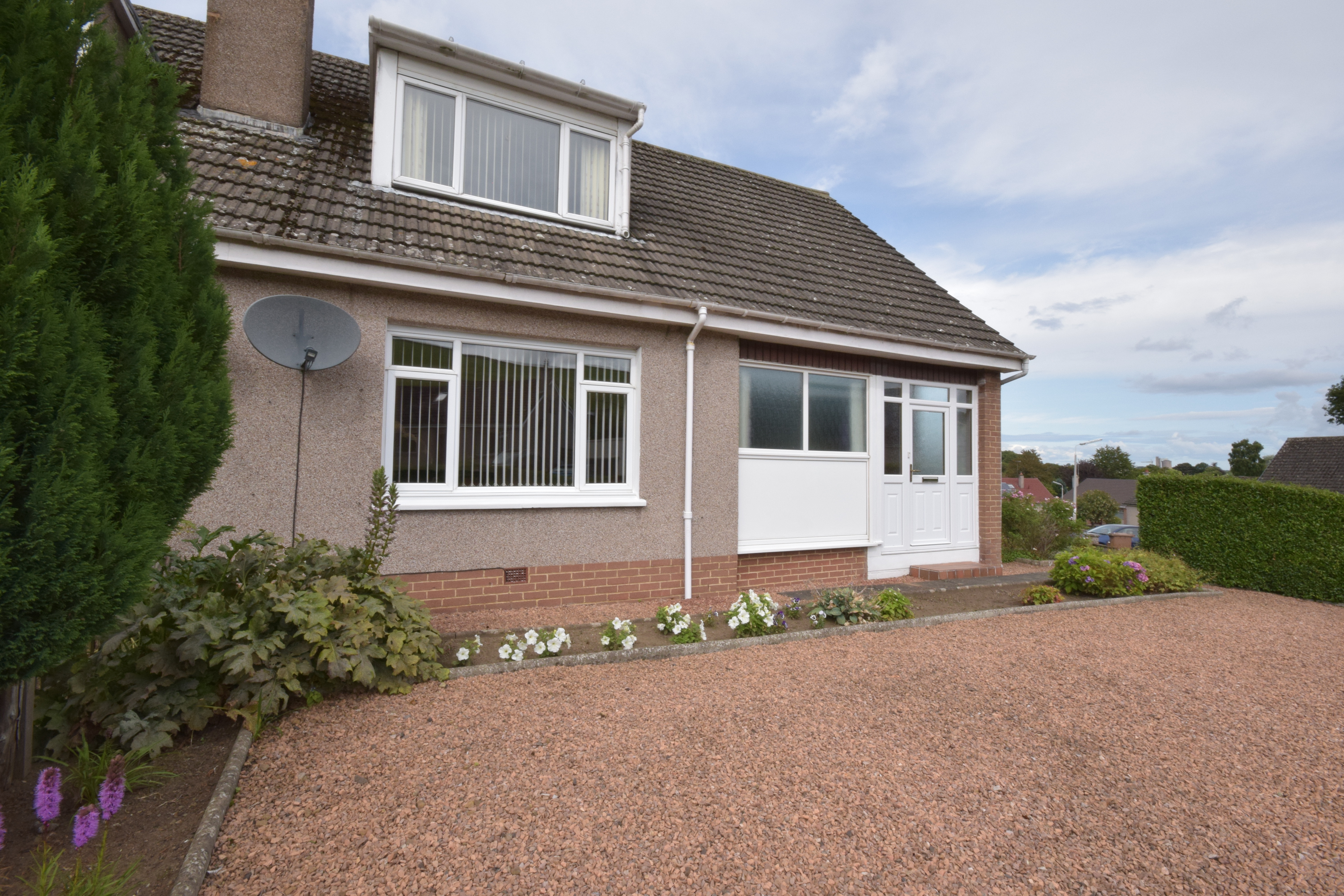 4 bedroom semi-detached house for sale in Sandylands Road, Cupar, KY15 5JS