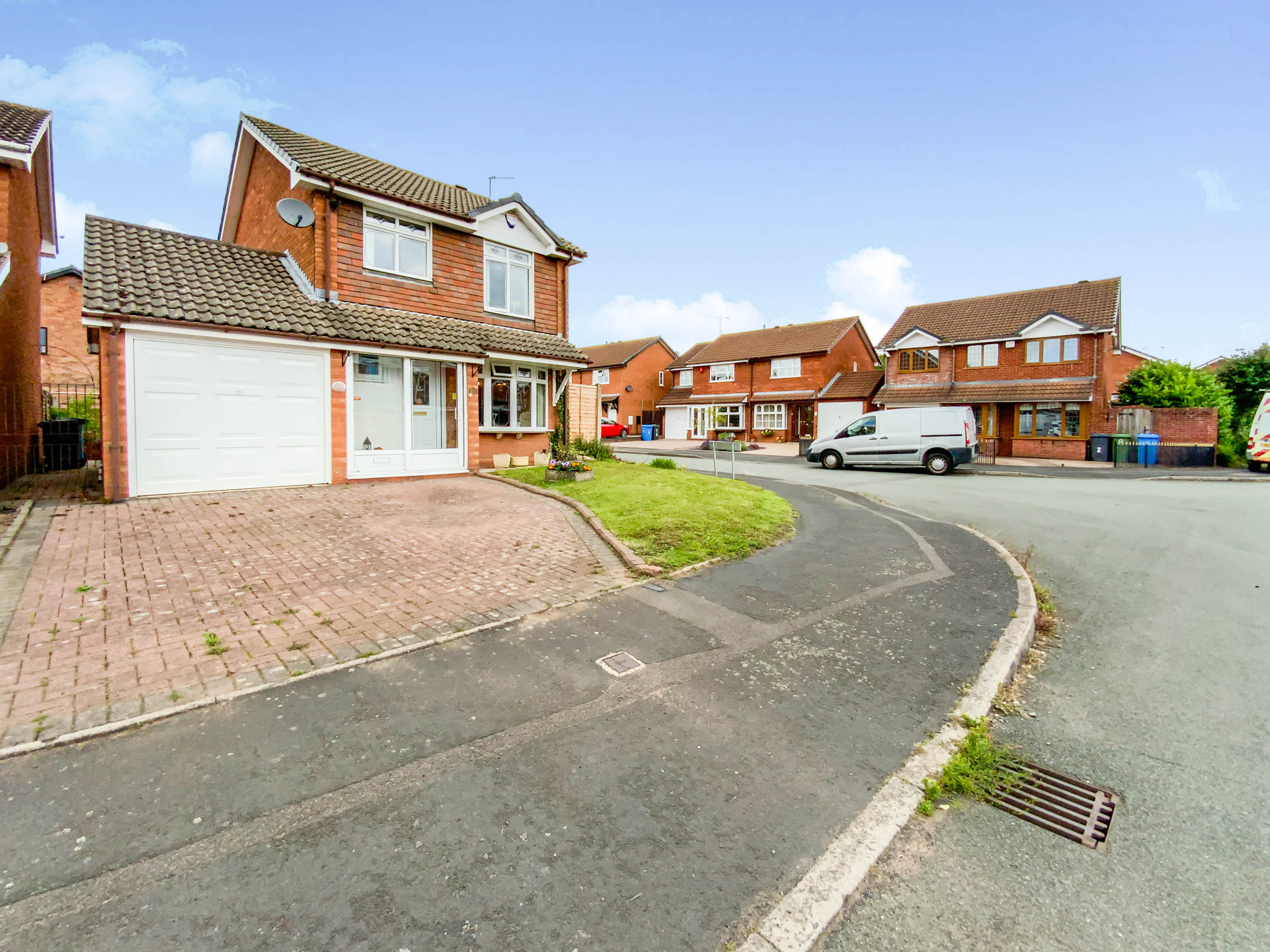 3 bedroom detached house for sale in Larkspur Drive, Featherstone ...