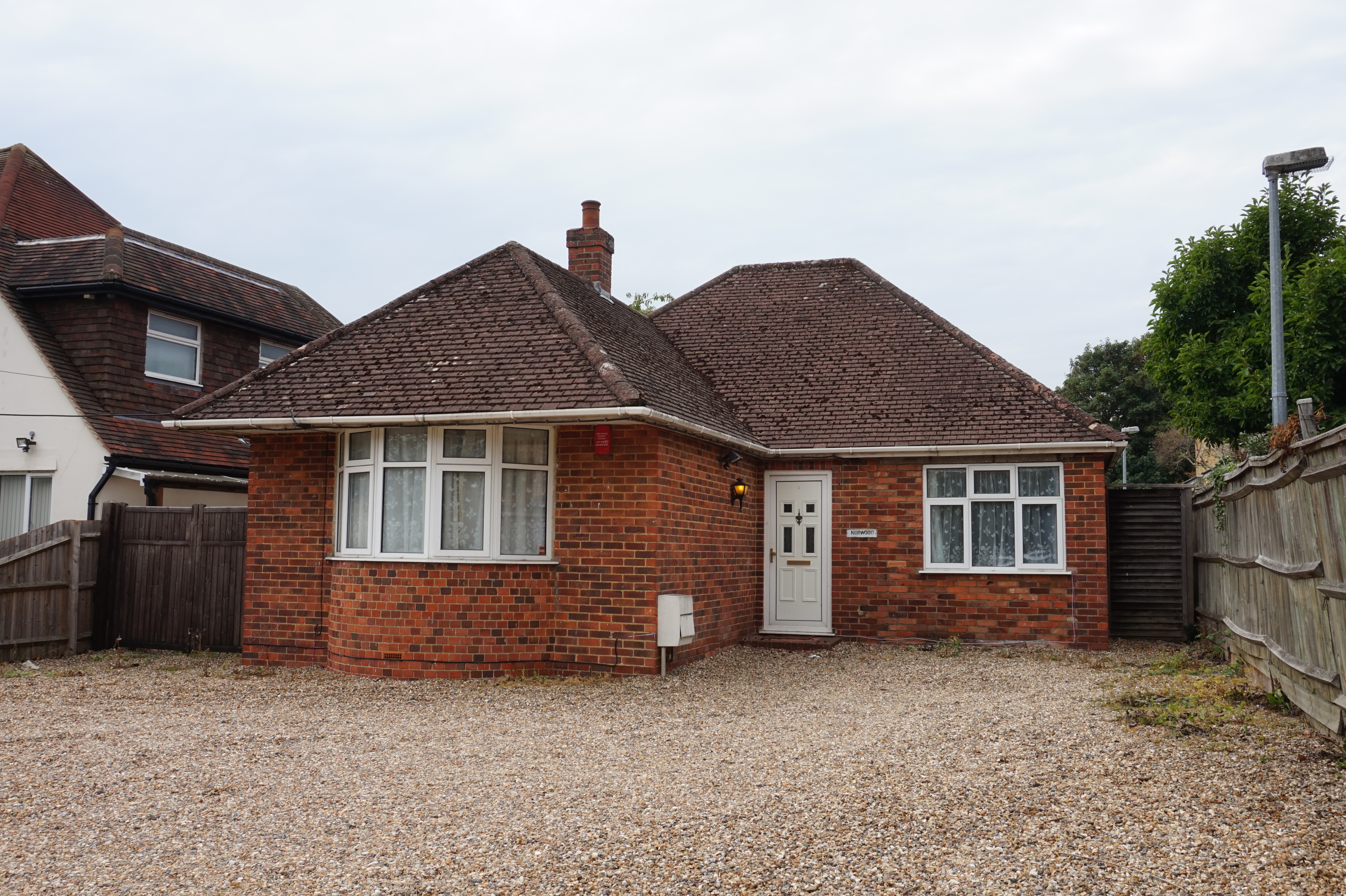 3 bedroom bungalow for sale in Bangors Road North, Iver, SL0 0BN