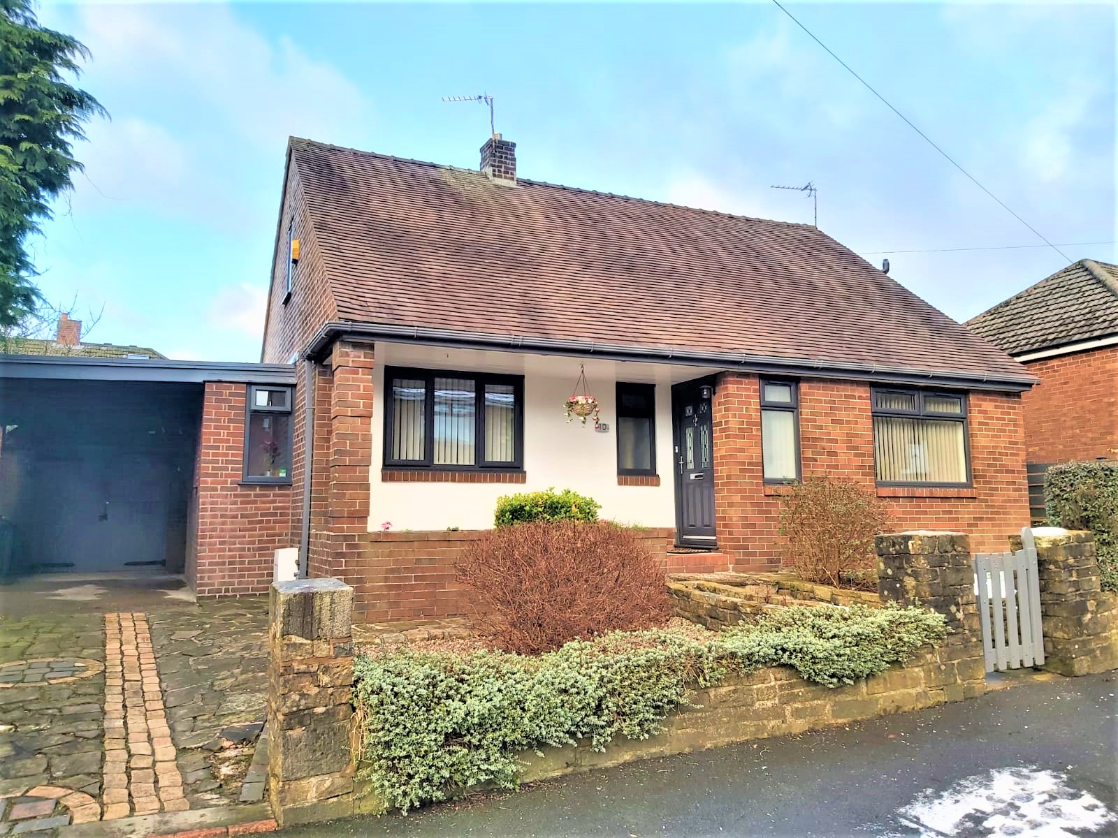 4 bedroom detached house for sale in Sholver Lane, Moorside, OL1 4NT