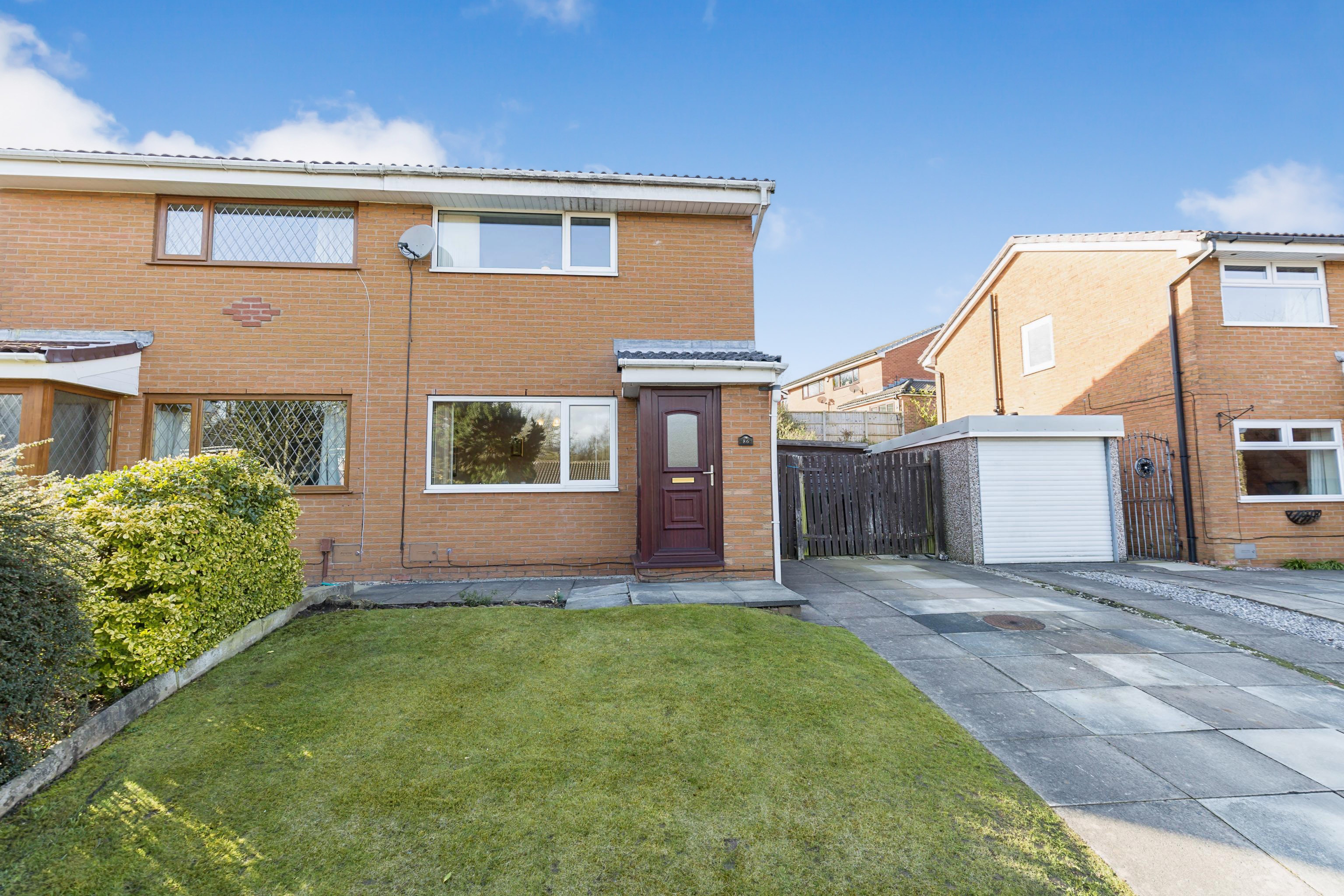 2 bedroom semi-detached house for sale in Clover Field, Chorley, PR6 7RX