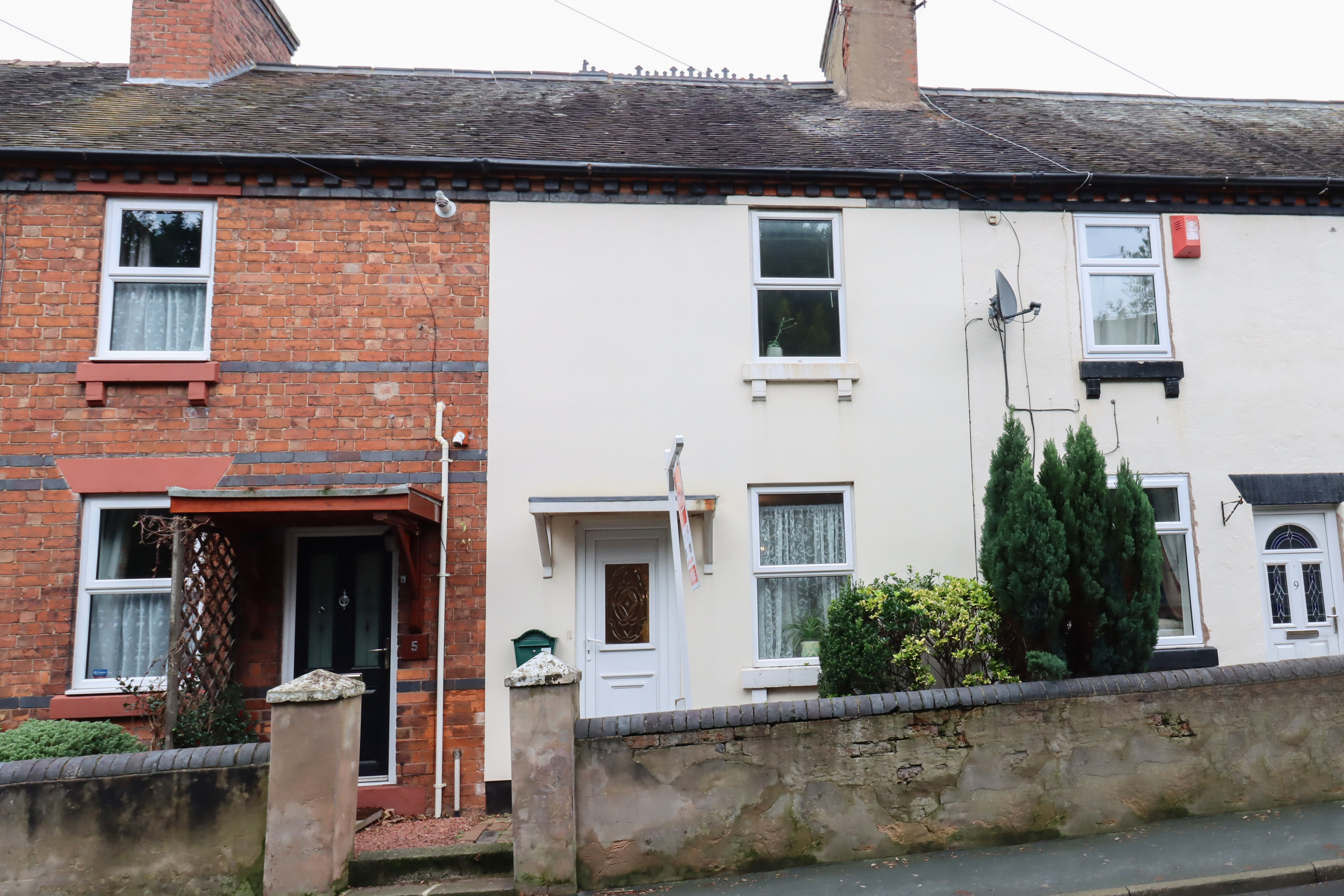 2 bedroom terraced house for sale in Church Street, Telford, TF1 5RQ