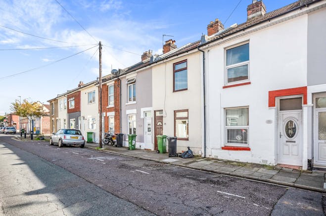 2 Bedroom Terraced House For Sale In Newcomen Road Portsmouth Po2 8jz