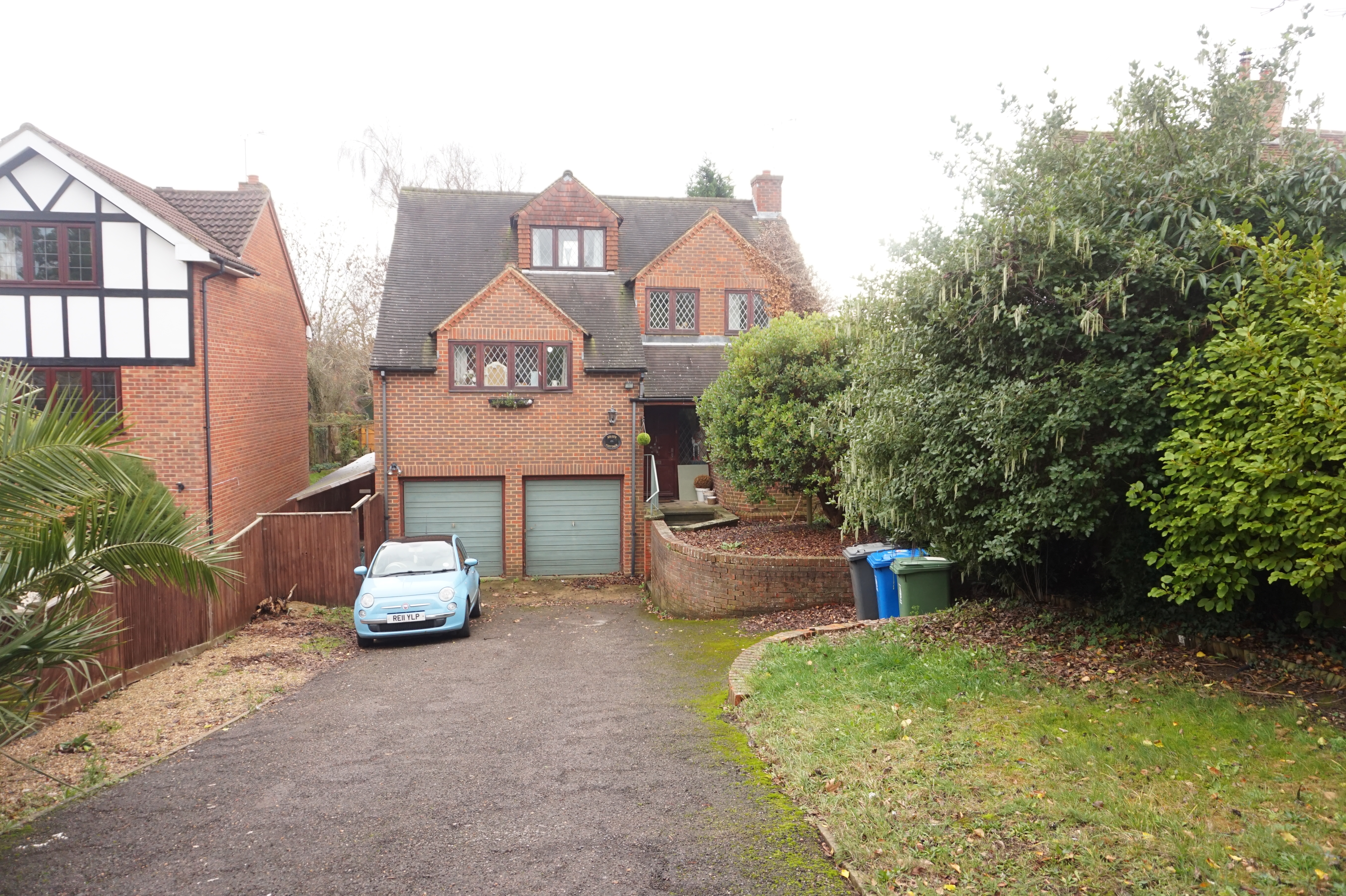 5 bedroom detached house for sale in Bracken Road, Maidenhead, SL6 3EF