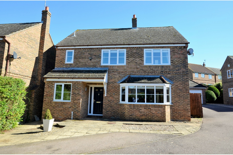 4 bedroom detached house for sale in Badgers Close, Bugbrooke ...