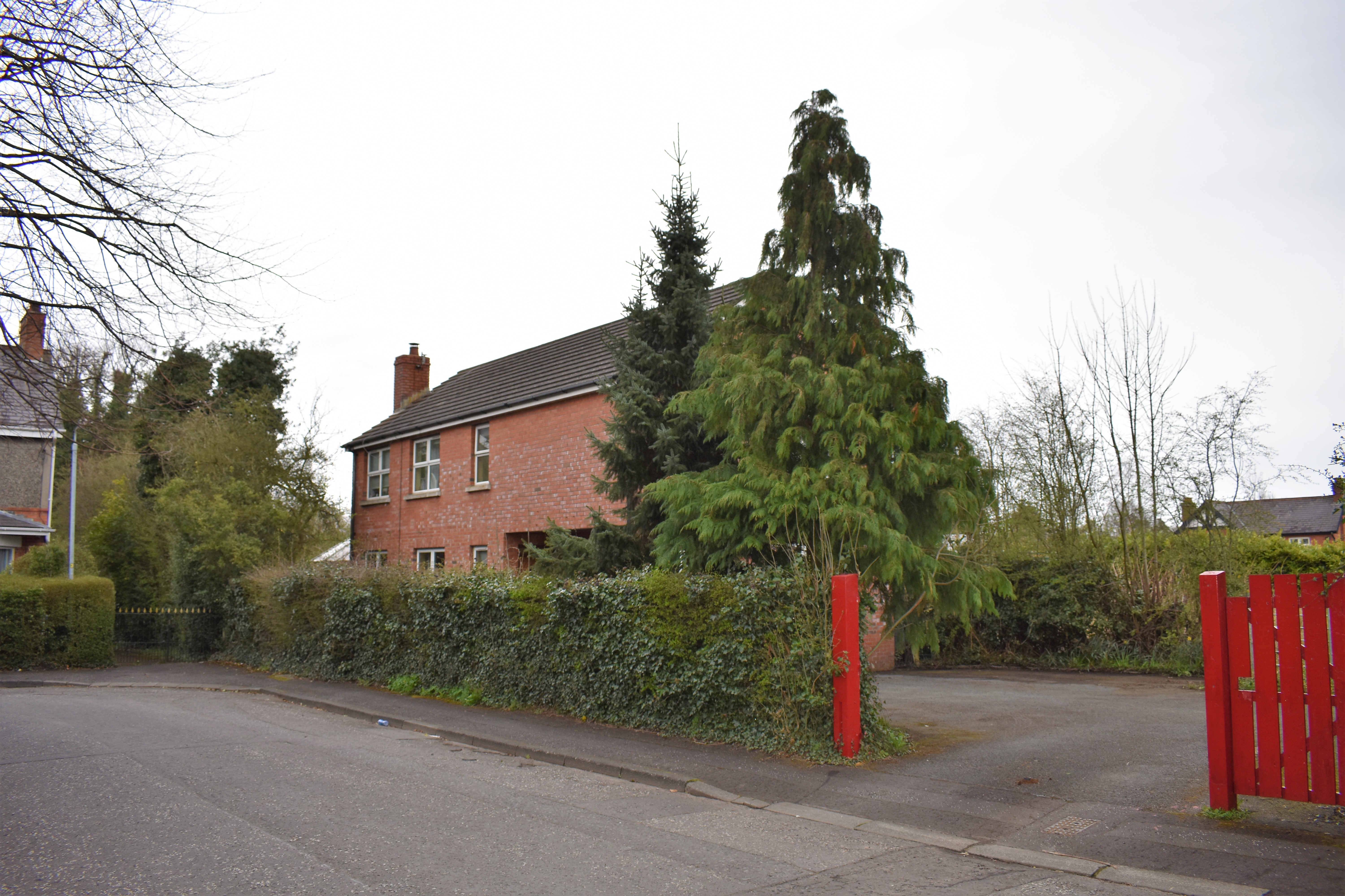 3 bedroom detached house for sale in Finaghy Park North, Belfast, BT10 0HQ