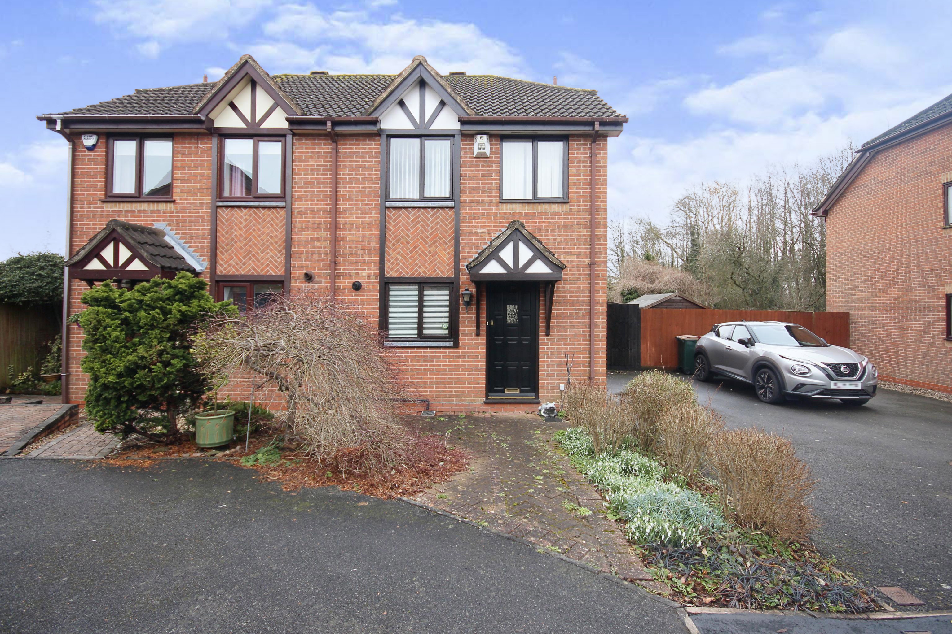 2 bedroom semi-detached house for sale in Pavilion Way, Coventry, CV5 8PF