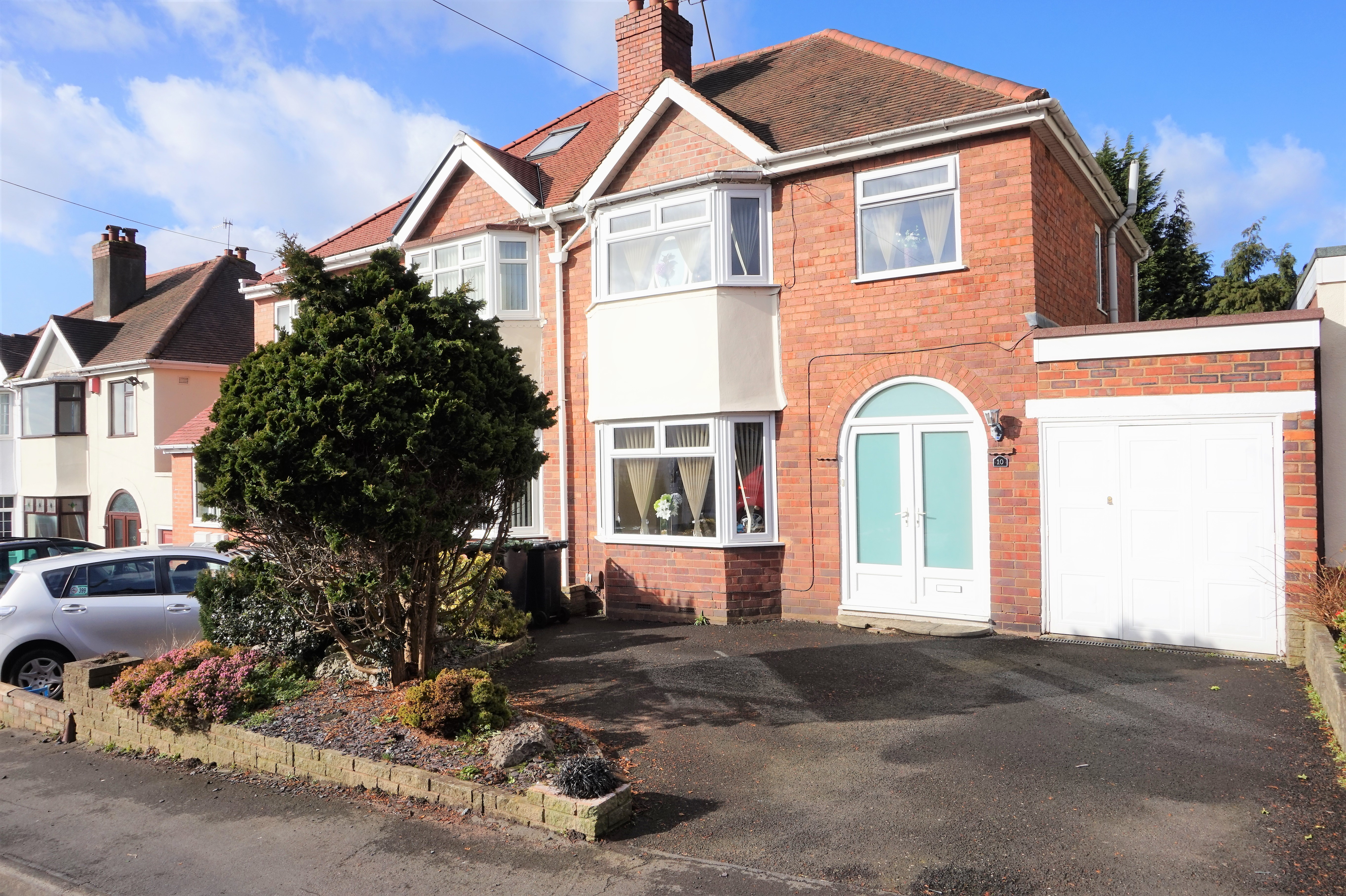 3 bedroom semi-detached house for sale in Dingle Road, Oakham, Dudley ...