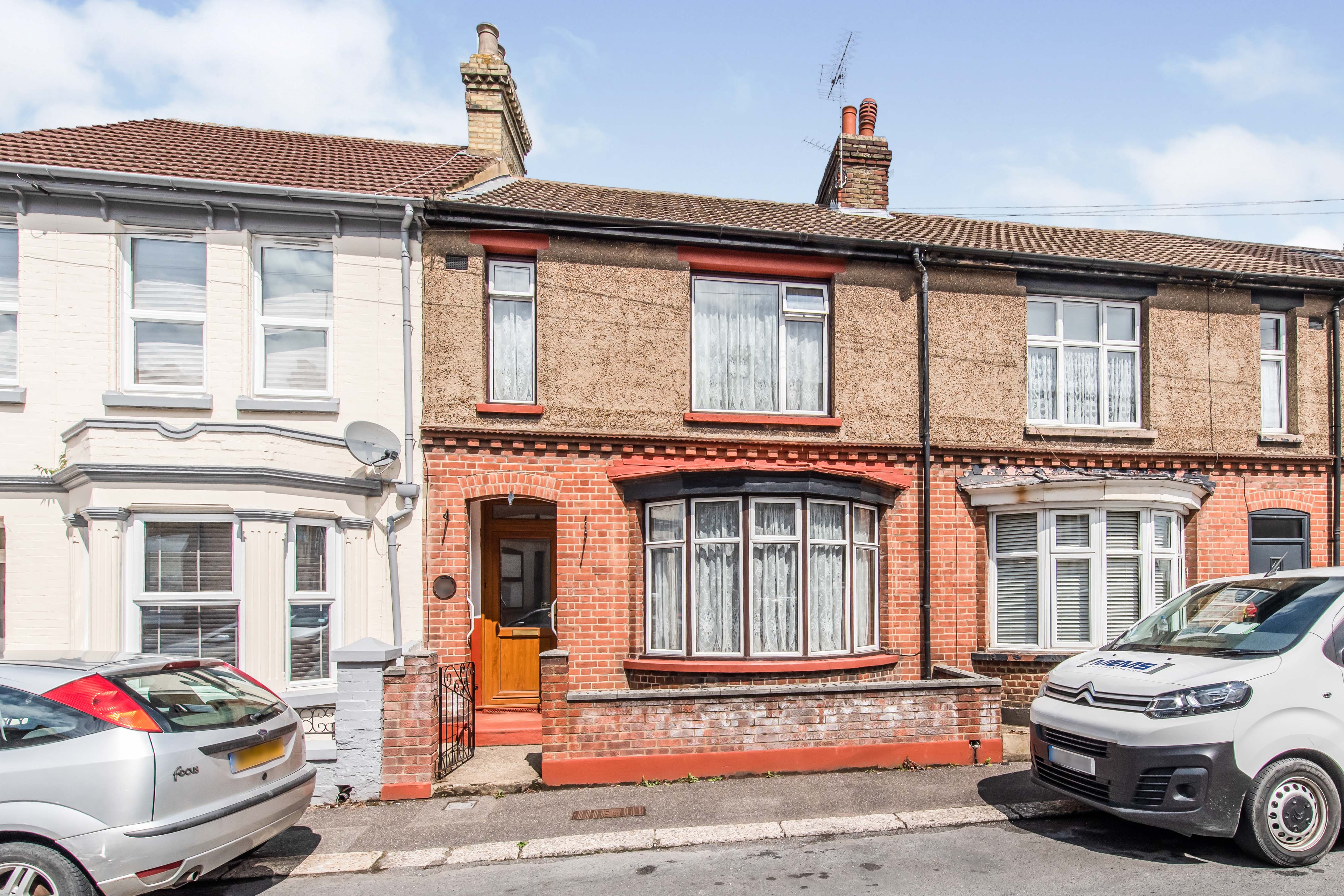 3 bedroom terraced house for sale in Gordon Road, Gillingham, ME7 2NE