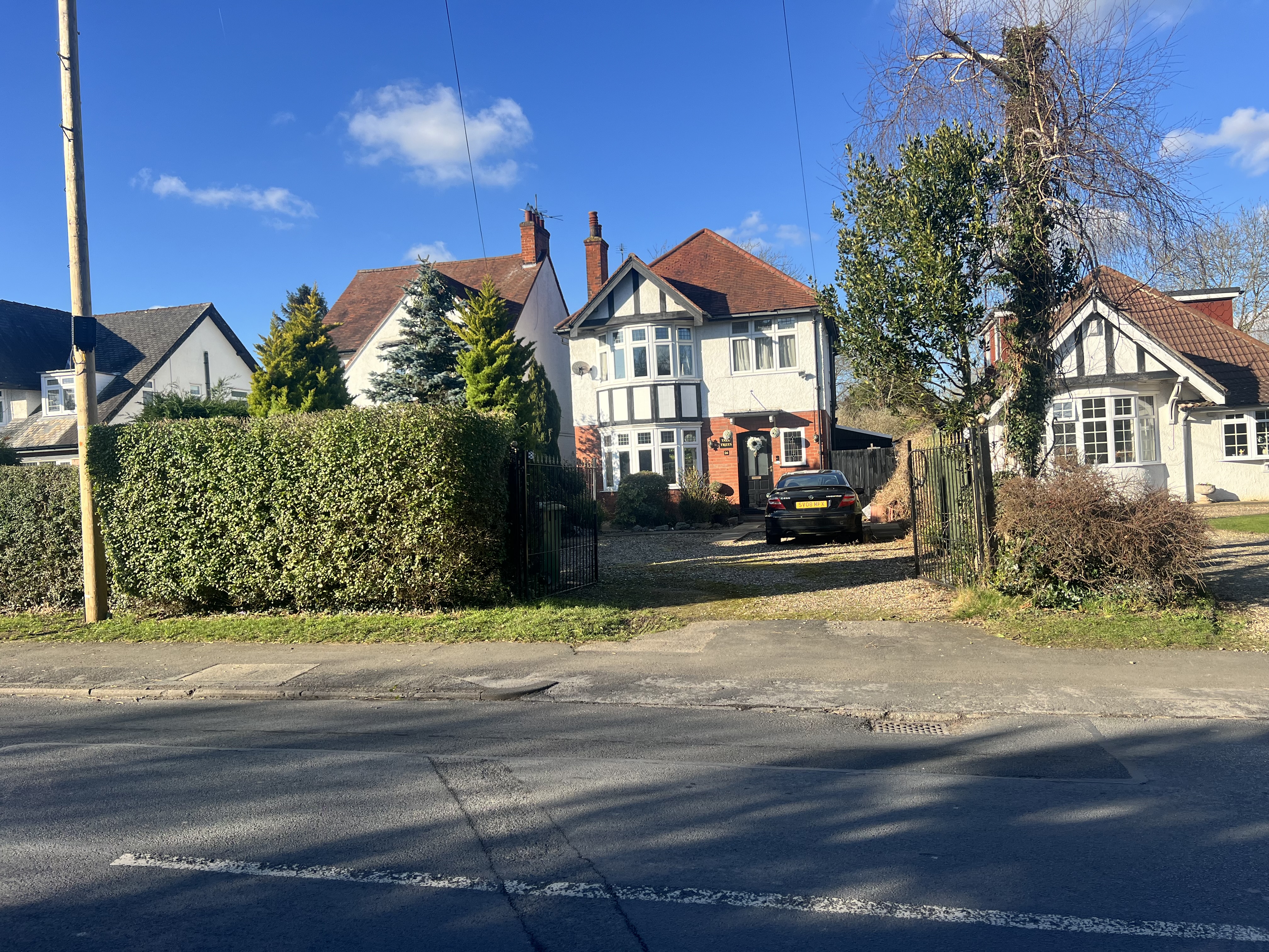 3 bedroom detached house for sale in Tranby Lane, Hull, HU10 7DS