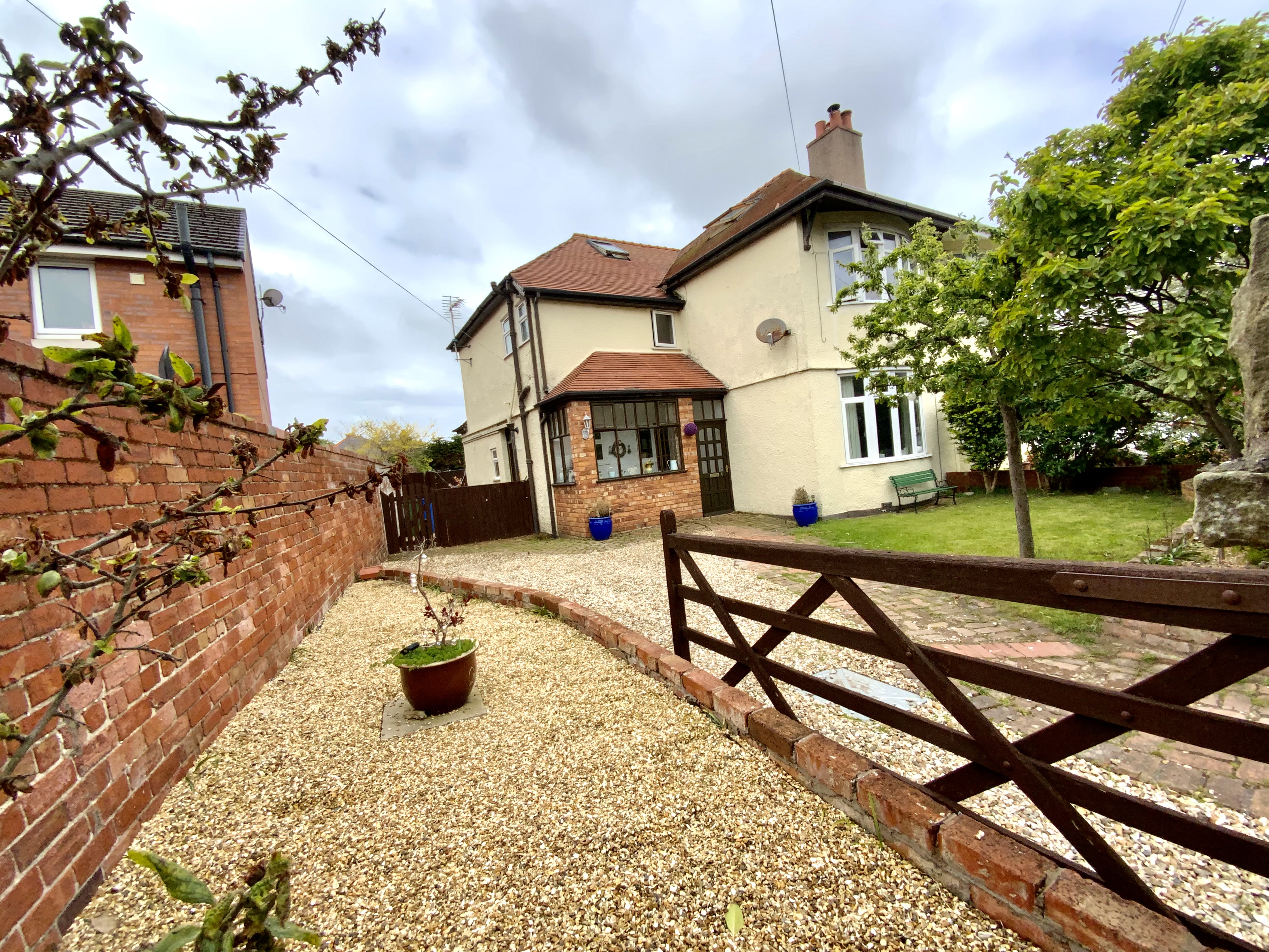 5 bedroom semi-detached house for sale in Ffordd Ffrith, Prestatyn ...