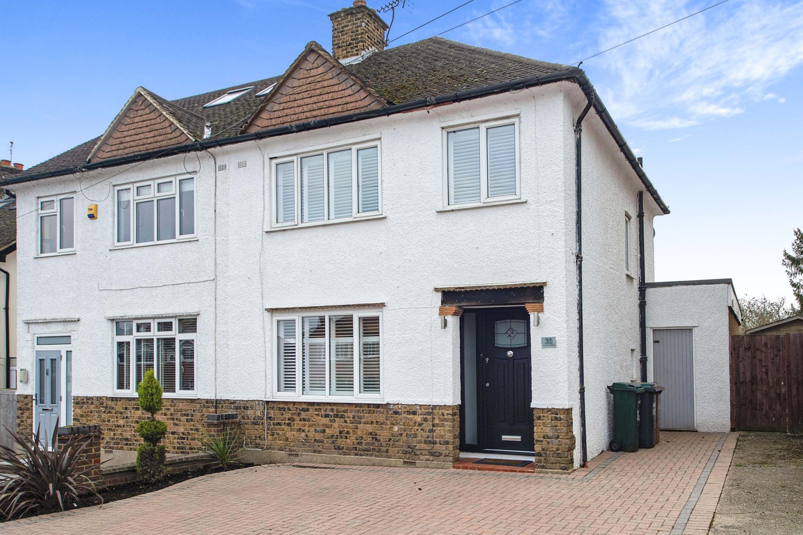 3 bedroom semi-detached house for sale in Woodland Road, Maple Cross ...