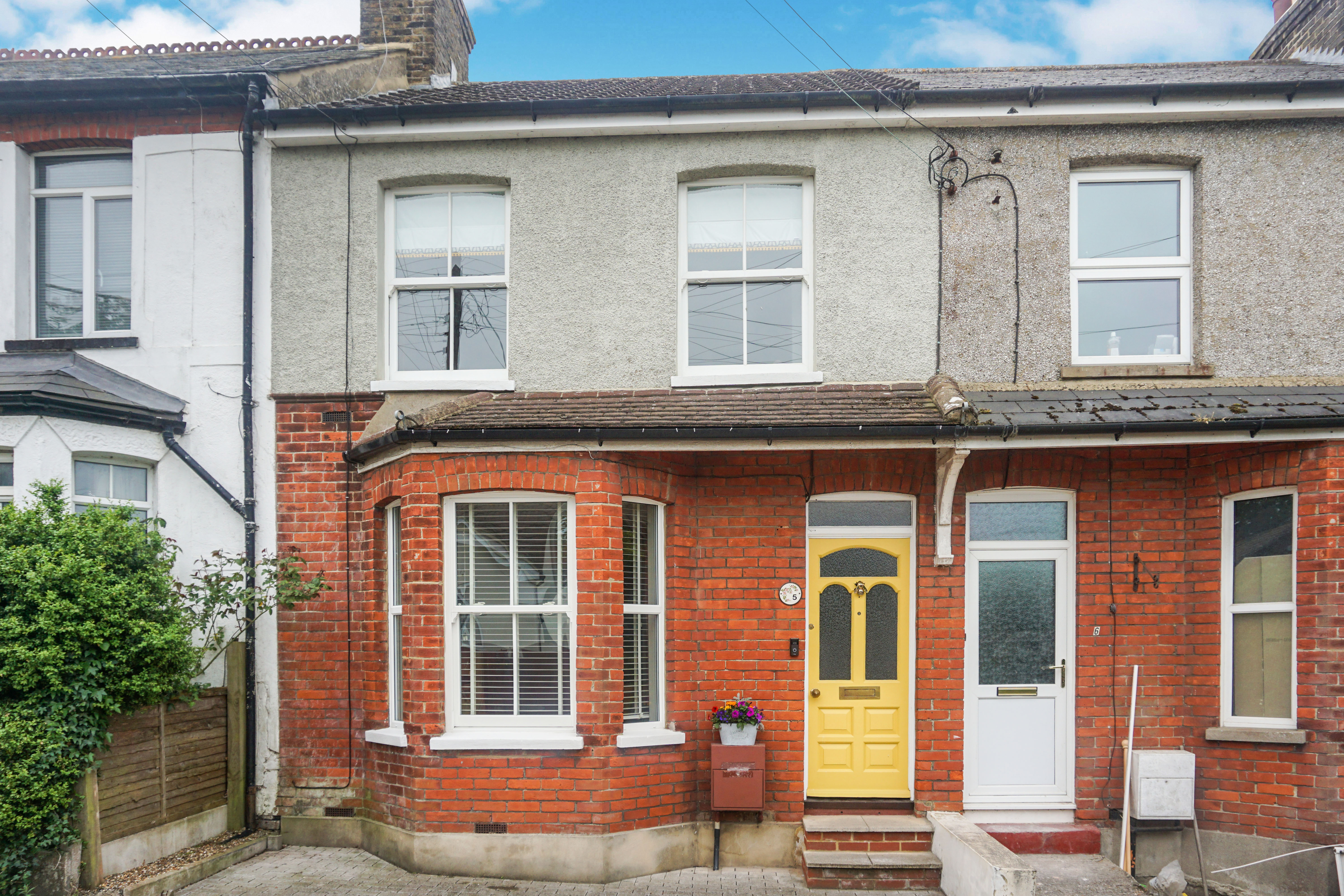 2 bedroom terraced house for sale in New Road, Eythorne, CT15 4DF