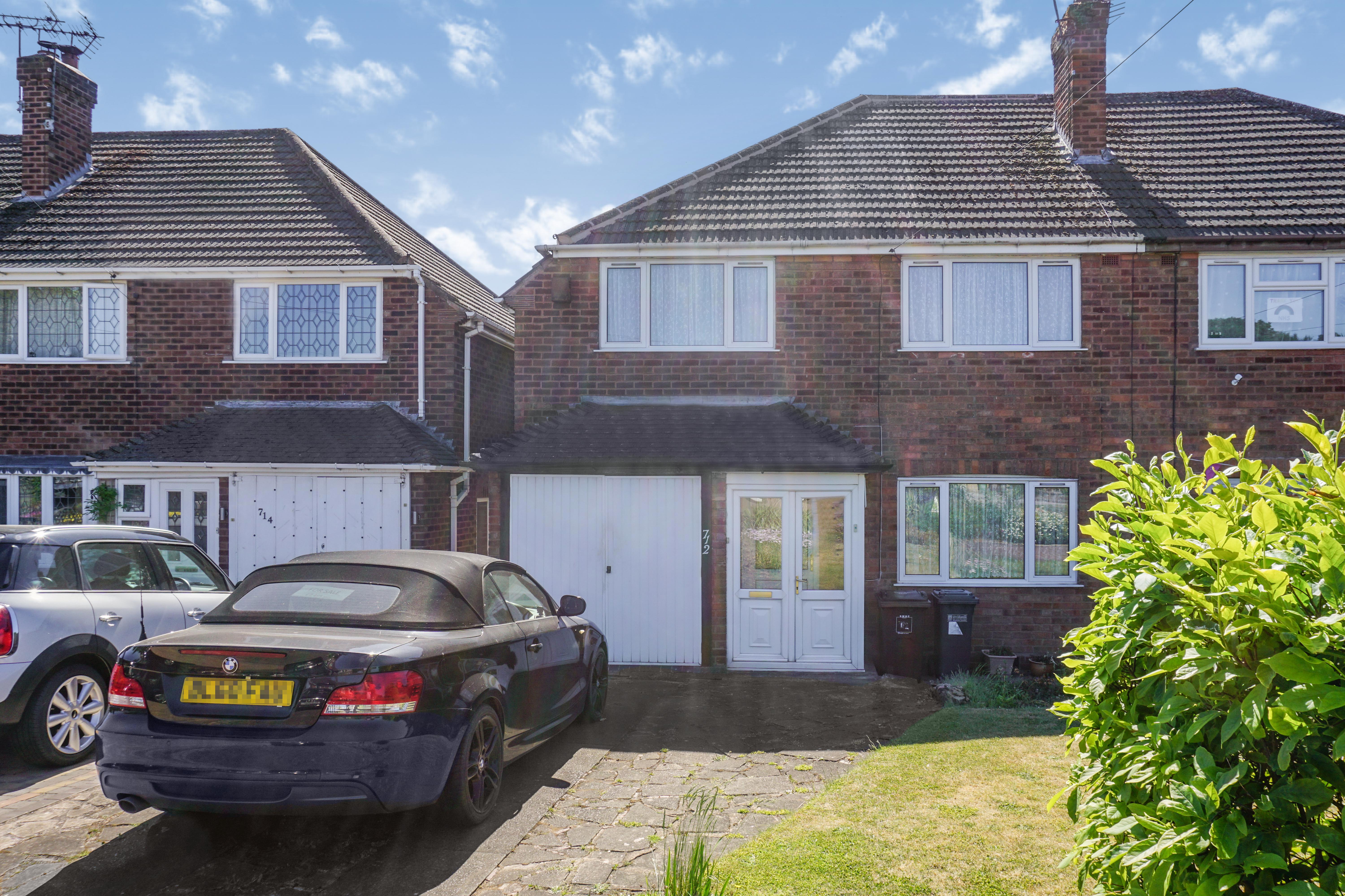 3 bedroom semi-detached house for sale in Old Lode Lane, Solihull, B92 8LU