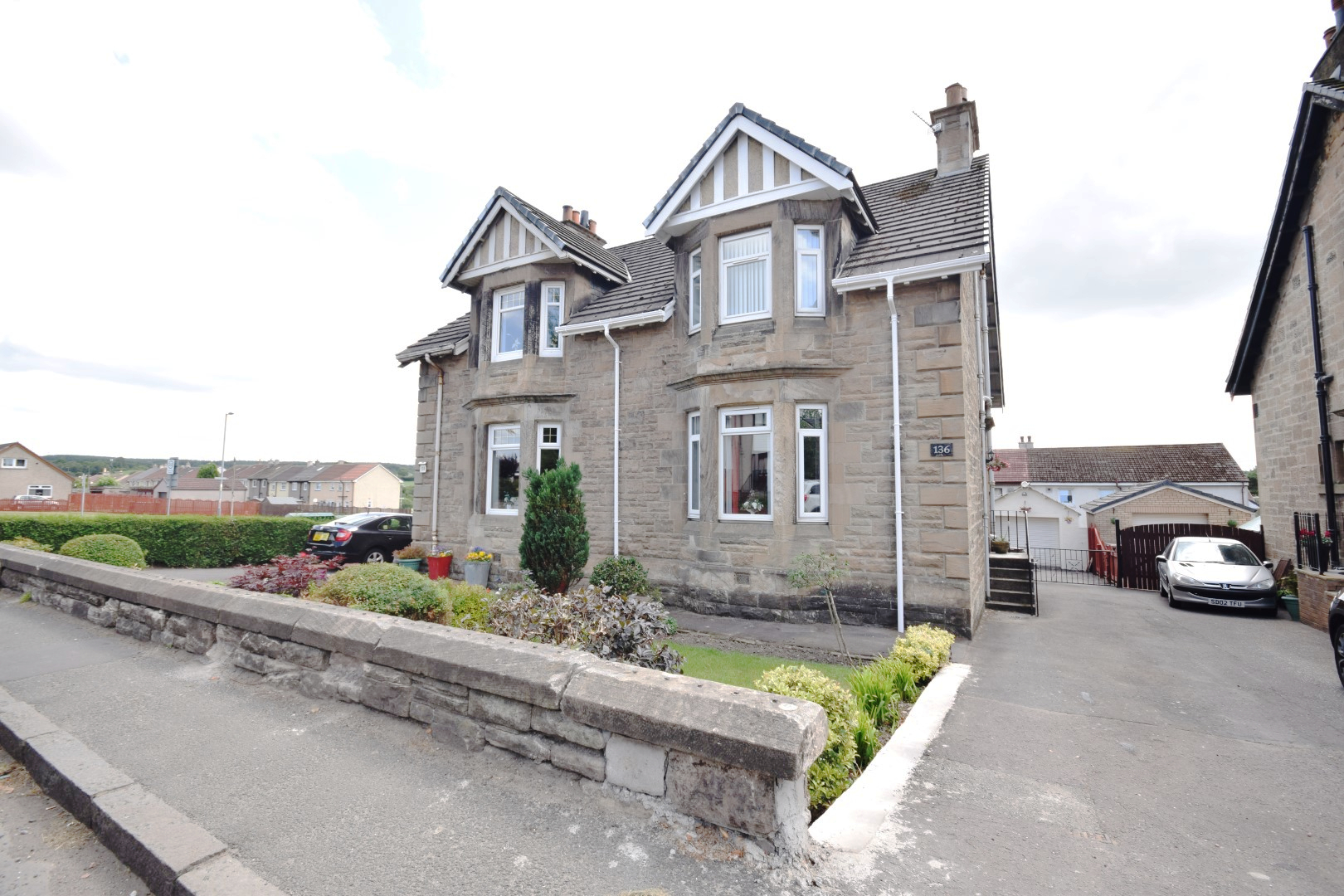 2 bedroom semi-detached house for sale in Bonkle Road, Wishaw, ML2 9AL