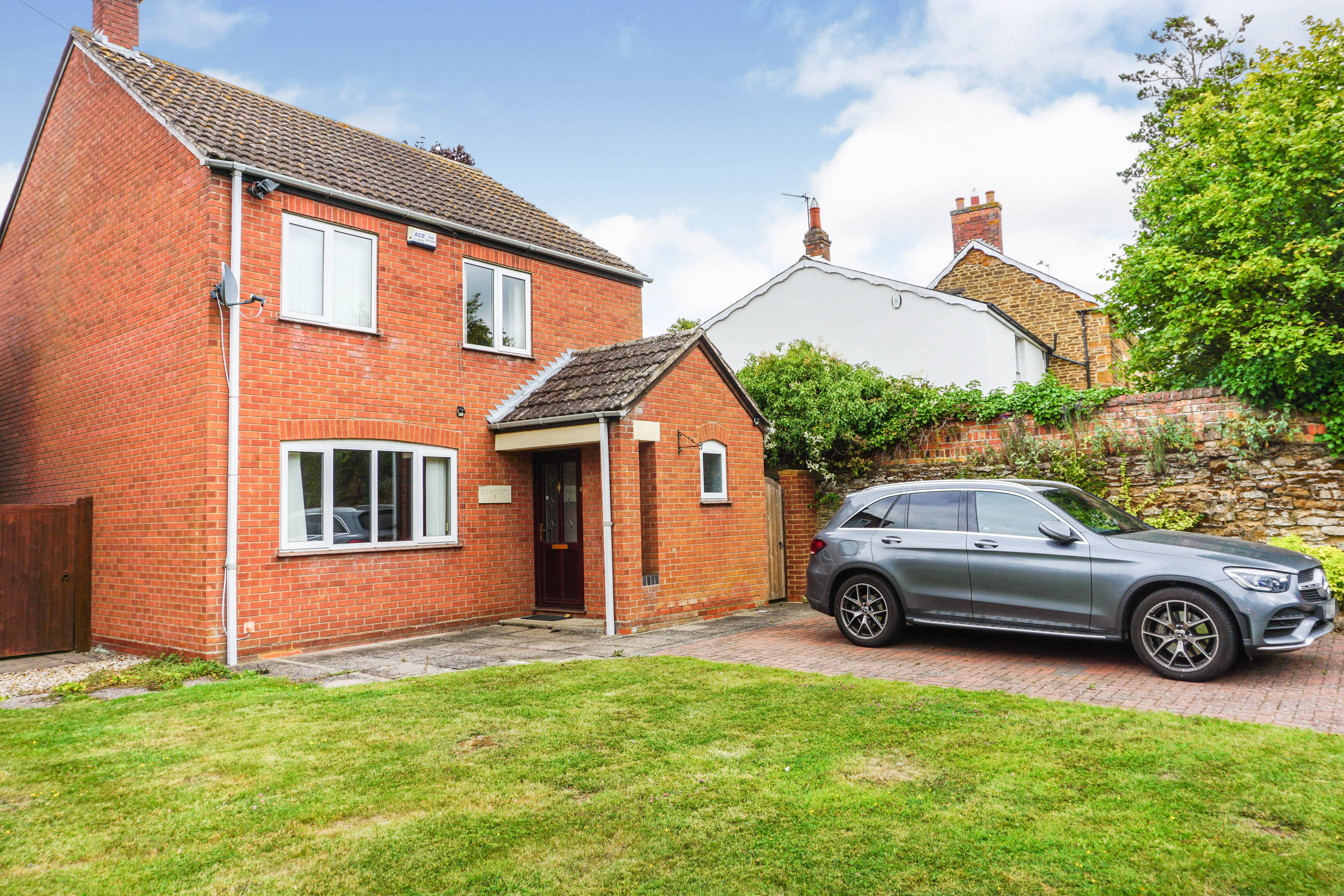 3 bedroom detached house for sale in Main Road, Kilsby, Nr Rugby, CV23 8XP