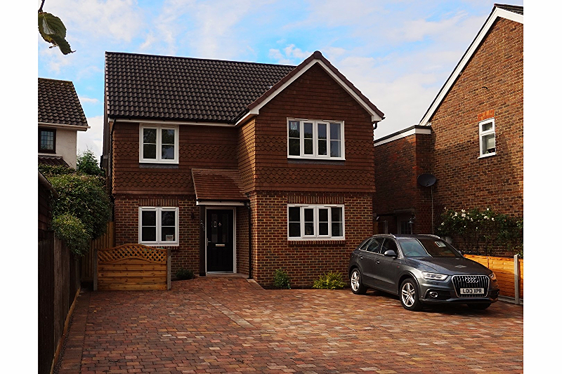 4 bedroom detached house for sale in Shipbourne Road, Tonbridge, TN10 3NH