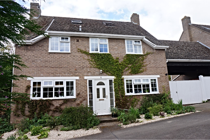 5 bedroom detached house for sale in Redland Close, Barrowden, LE15 8ES