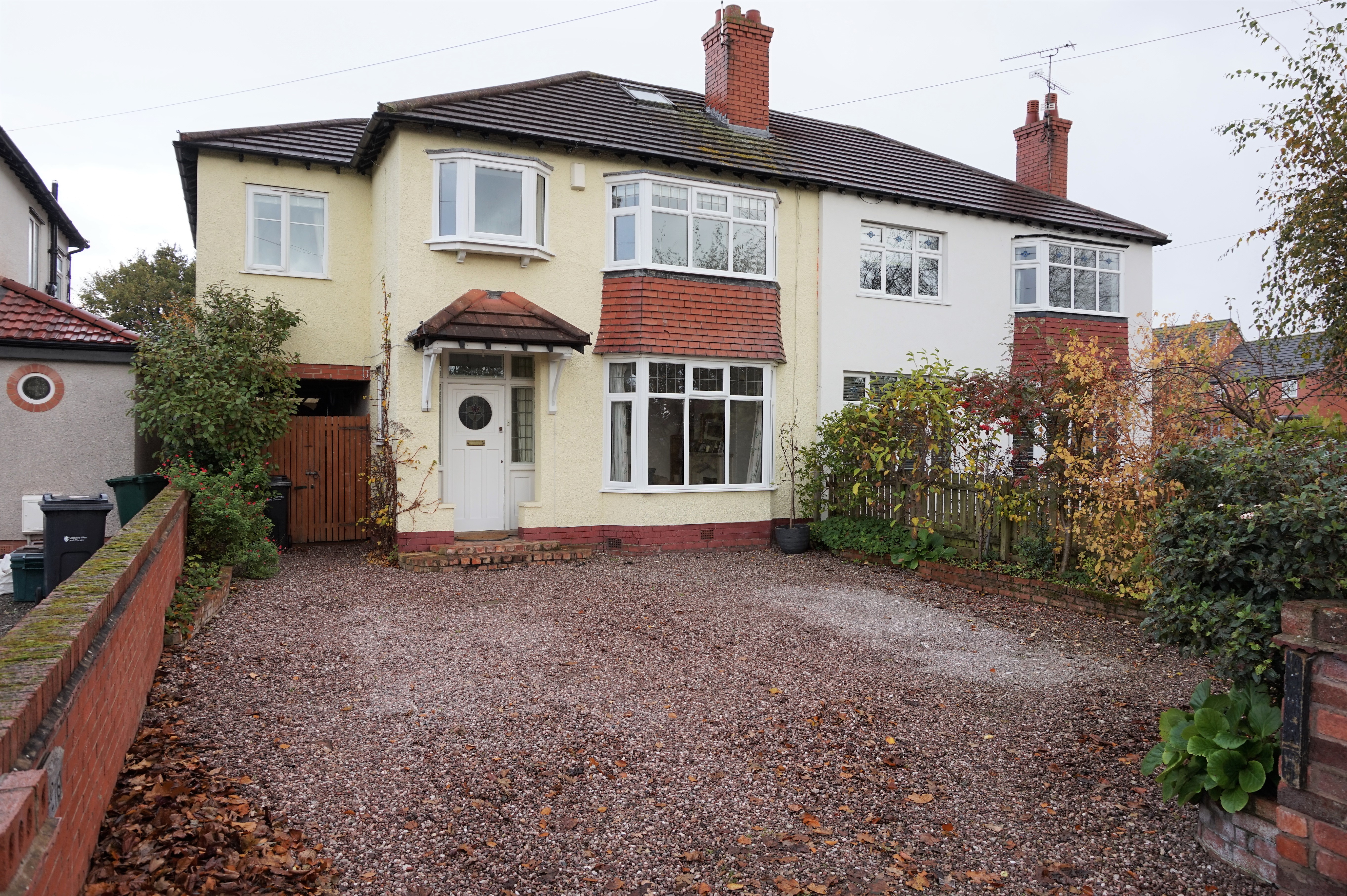 4 bedroom semi-detached house for sale in Newton Lane, Chester, CH2 2HH