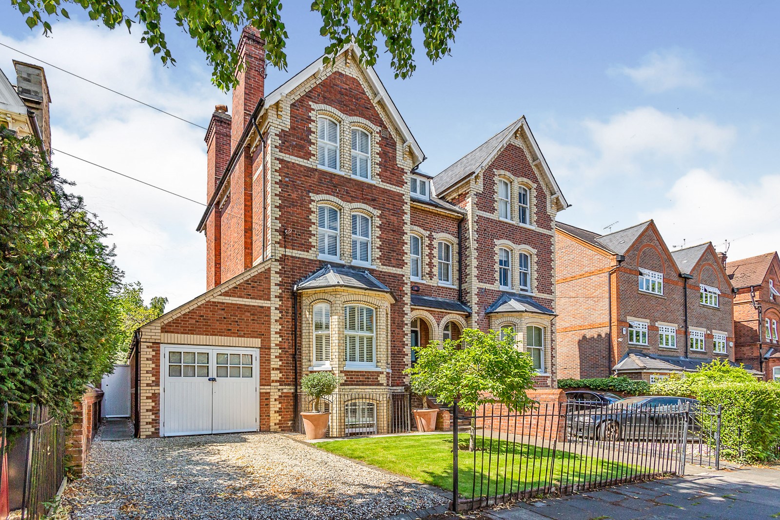 4 bedroom semi-detached house for sale in Alexandra Road, Reading, RG1 5PE