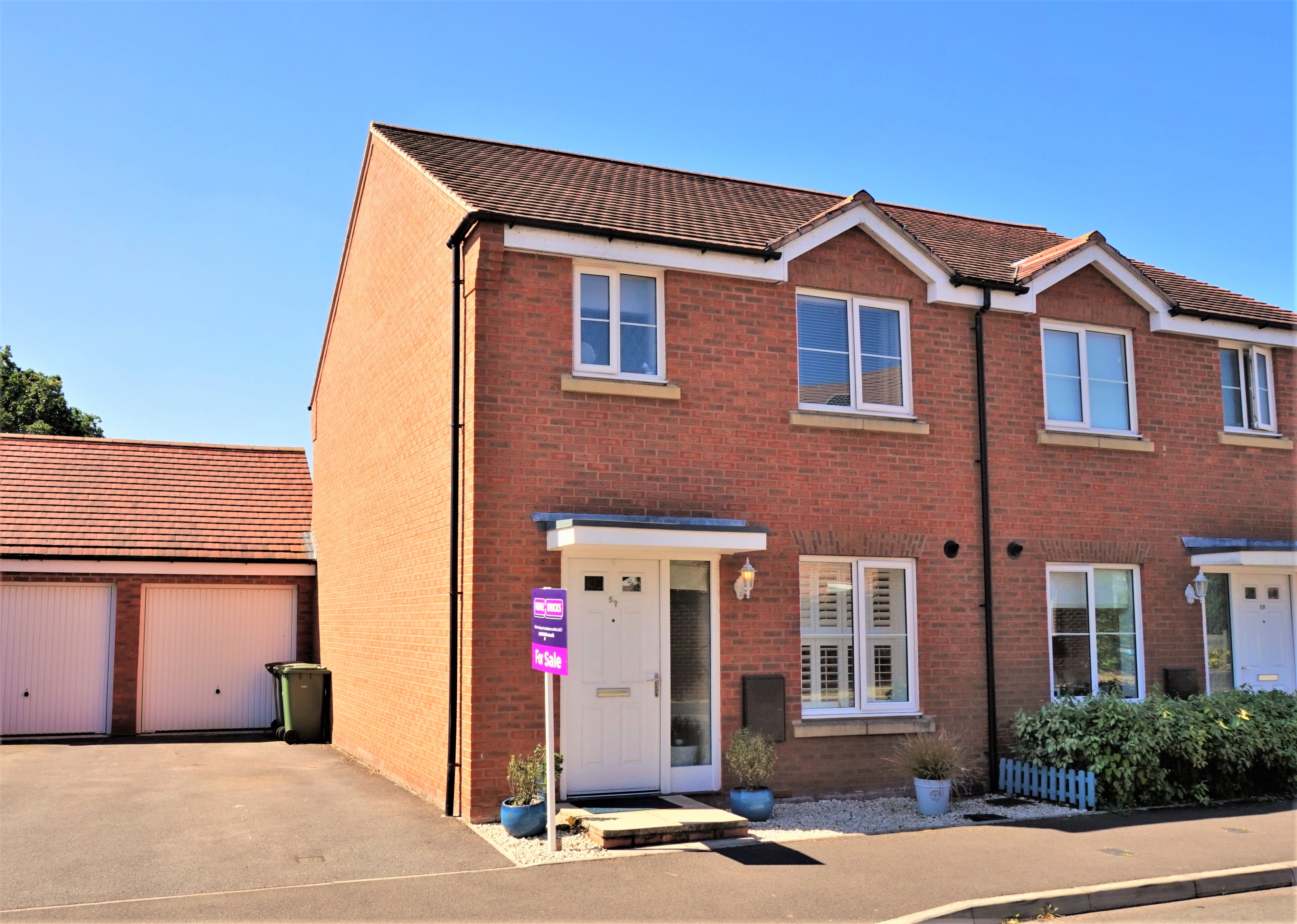 3 bedroom semi-detached house for sale in Talavera Road, Worcester, WR5 2SB
