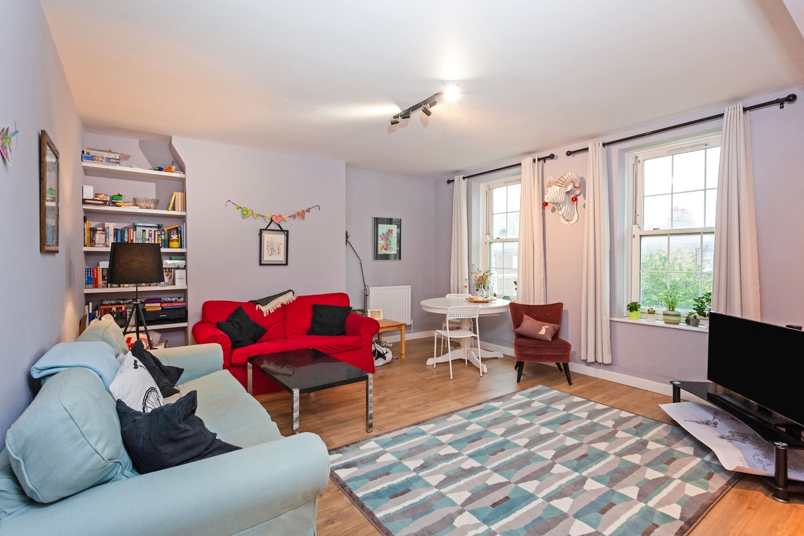 3 bedroom flat for sale in Comber Grove, Camberwell, SE5 0LE