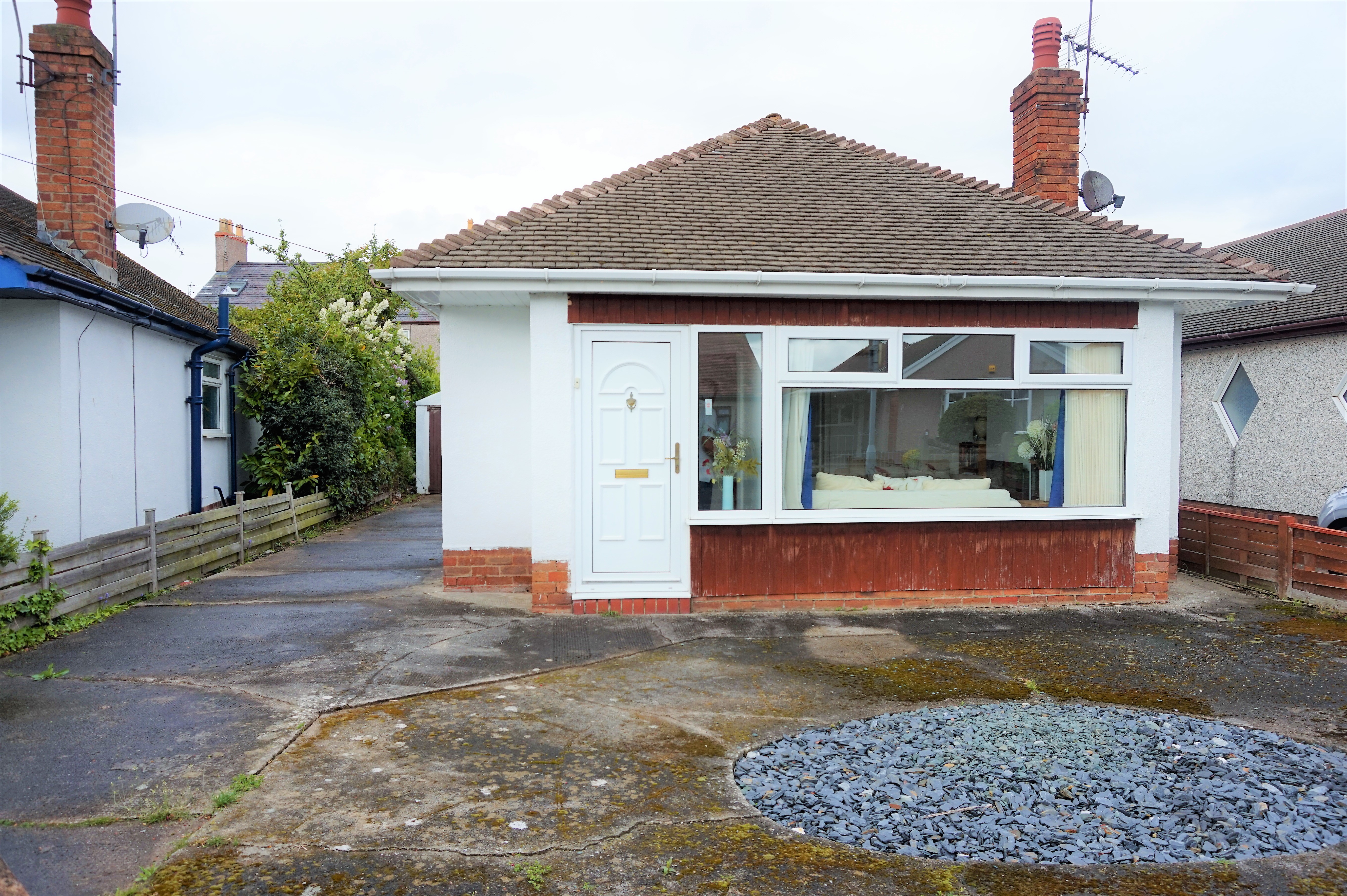 2 bedroom detached bungalow for sale in Merllyn Road, Rhyl, LL18 4HH