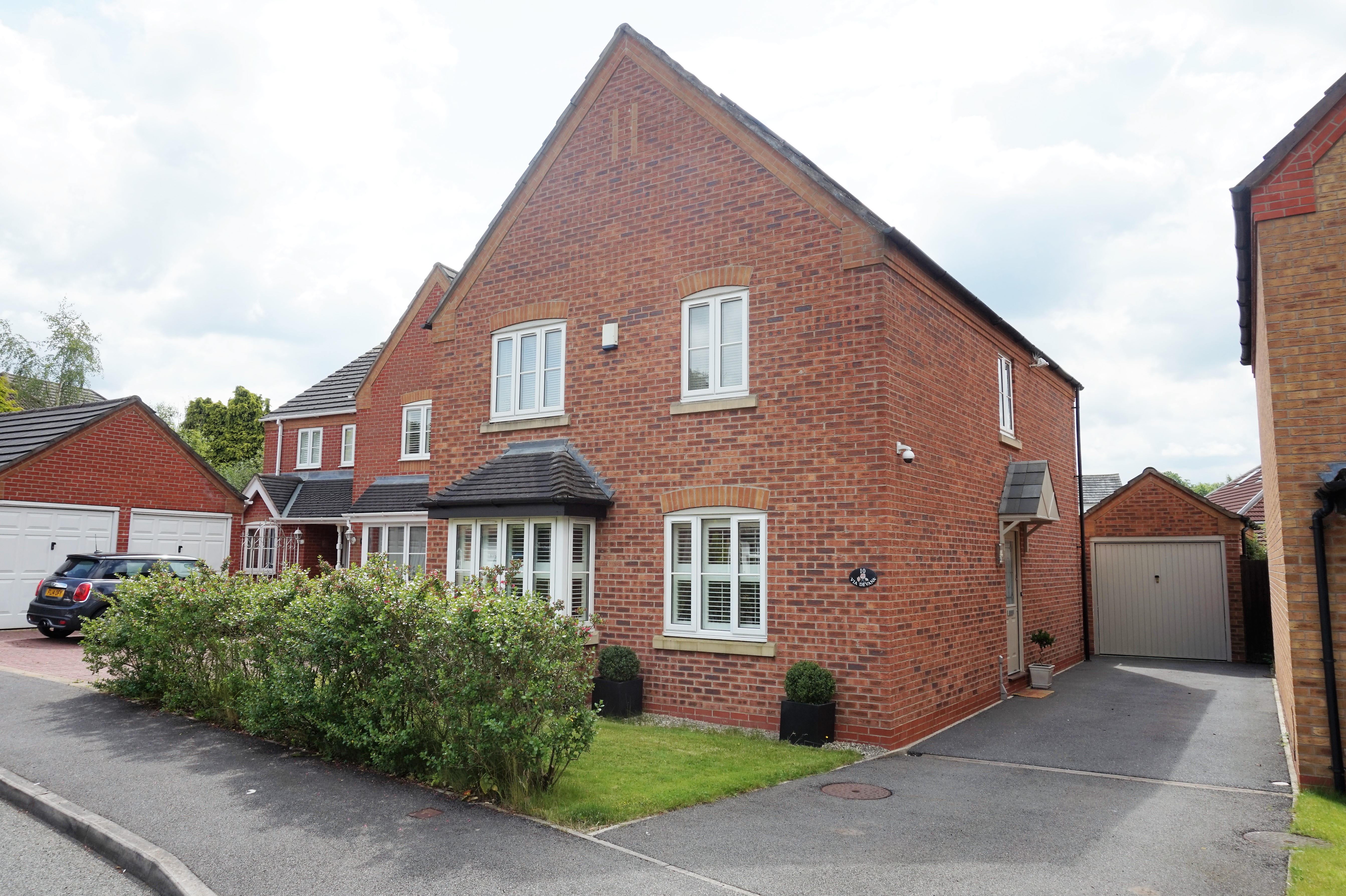 4 bedroom detached house for sale in Via Devana, Moira, Swadlincote ...
