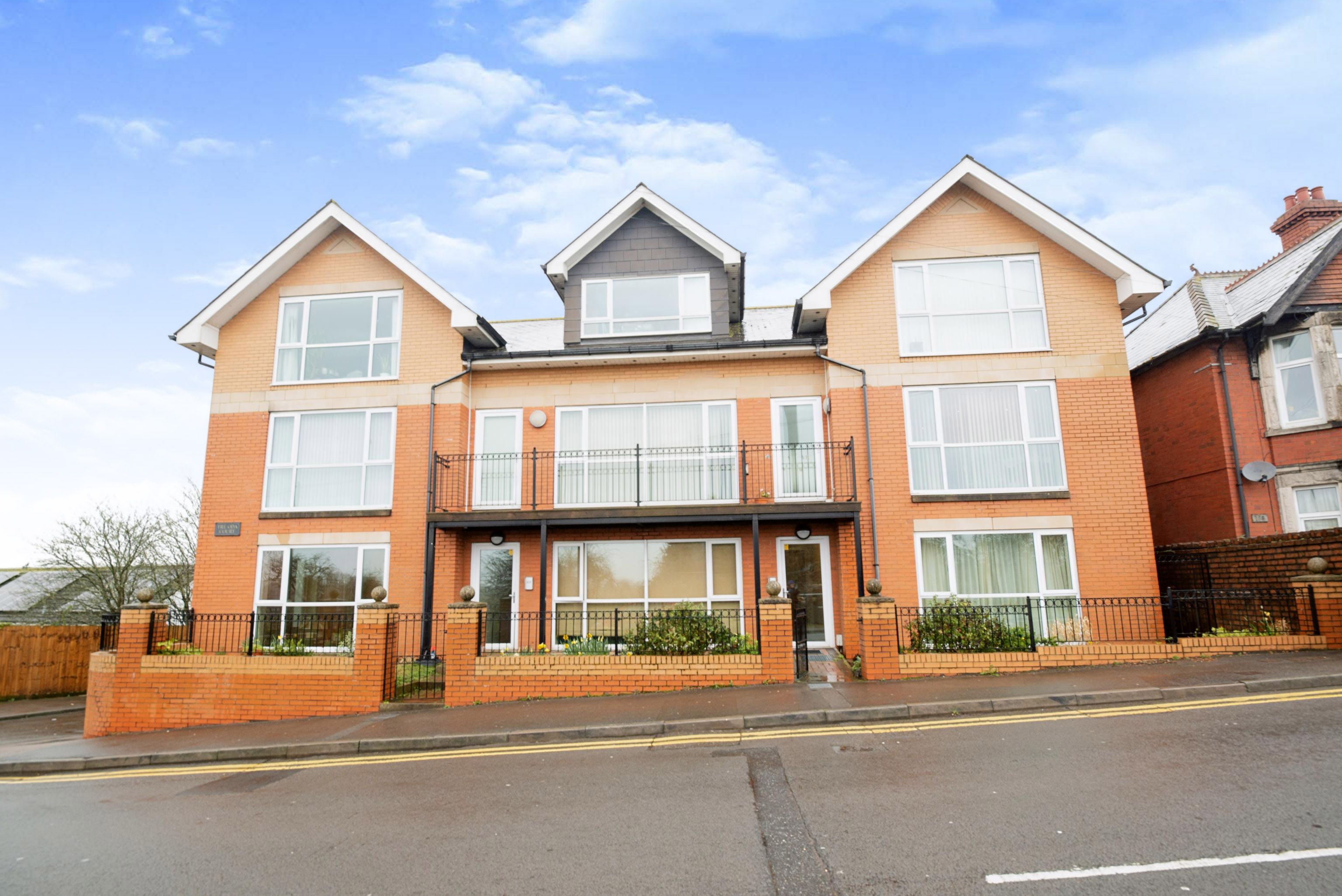 2 bedroom apartment for sale in College Road, Cardiff, CF14 2PF