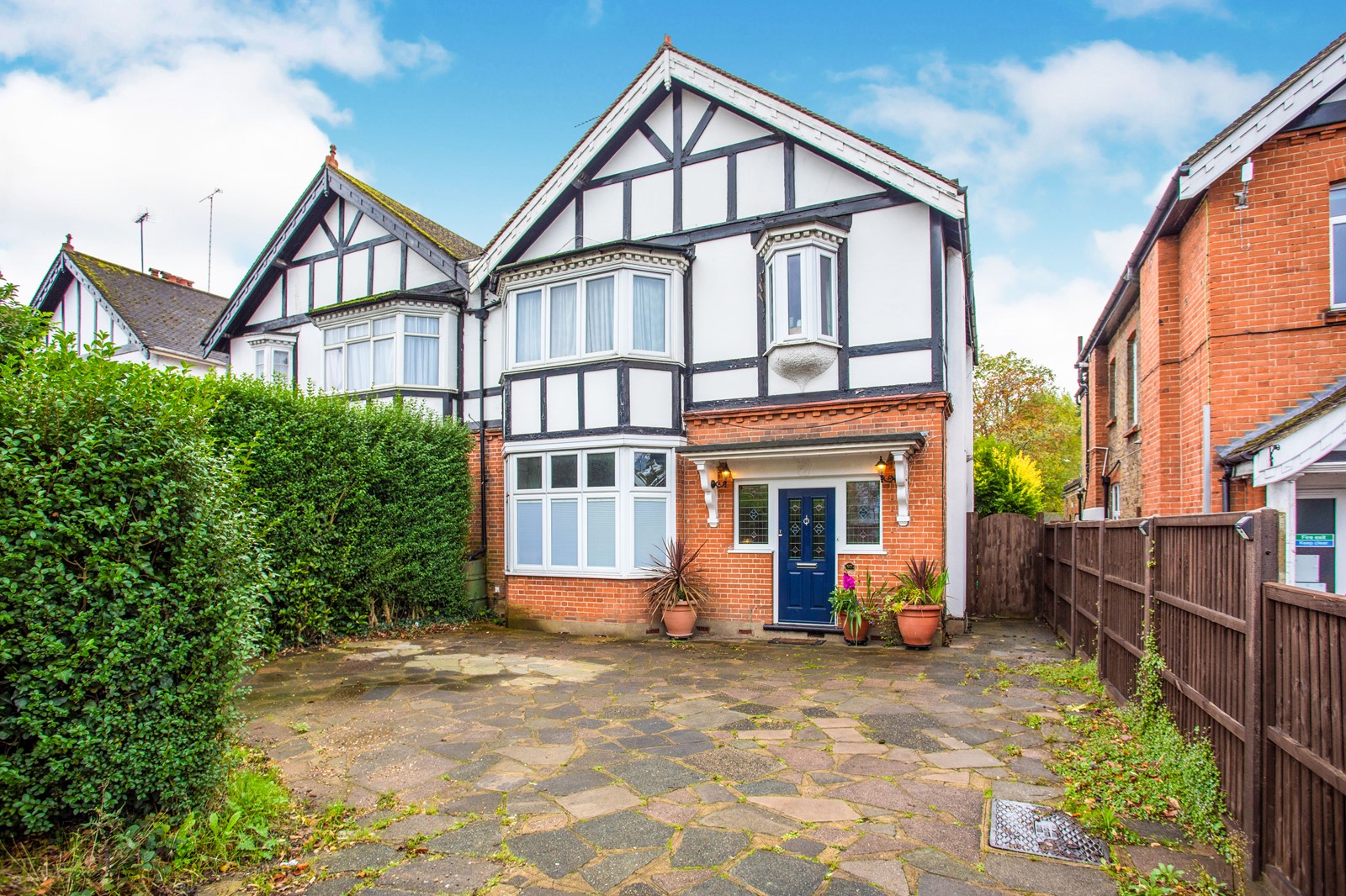 4 bedroom semi-detached house for sale in Marsh Road, Pinner, HA5 5PA