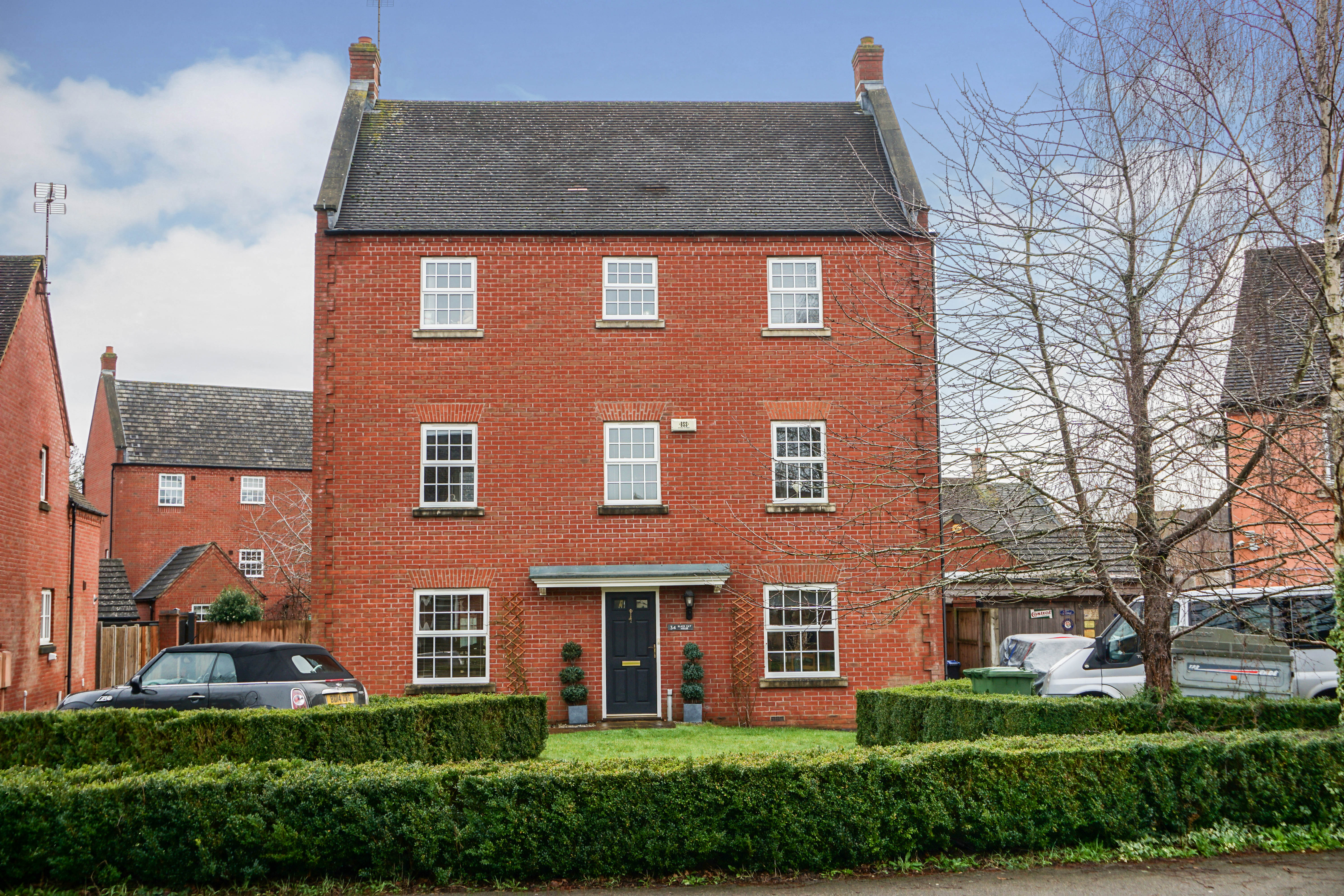 4 bedroom detached house for sale in Coton Park Drive, Rugby, CV23 0WN