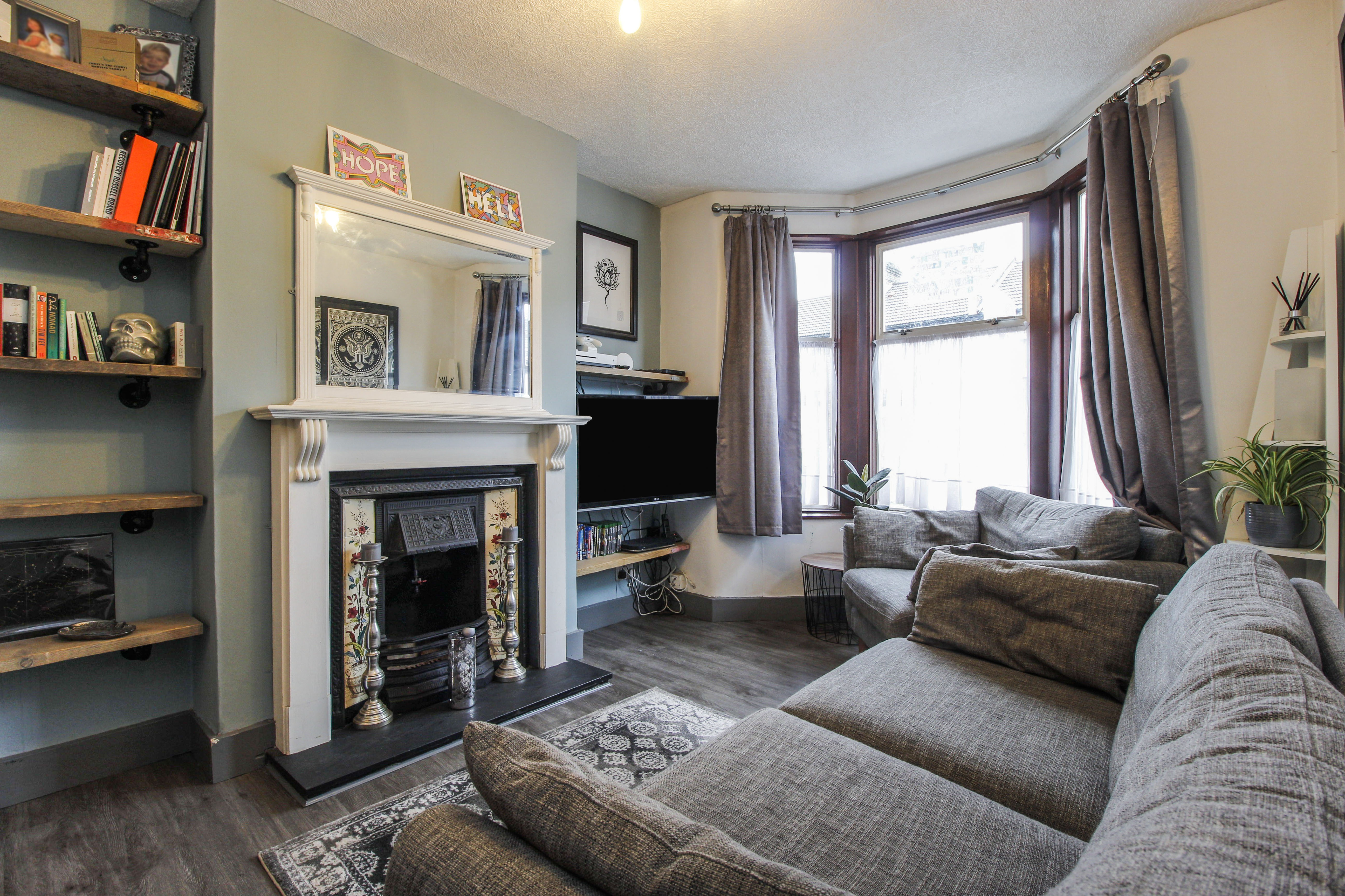 3 bedroom terraced house for sale in Stanley Road, Ilford, IG1 1RW