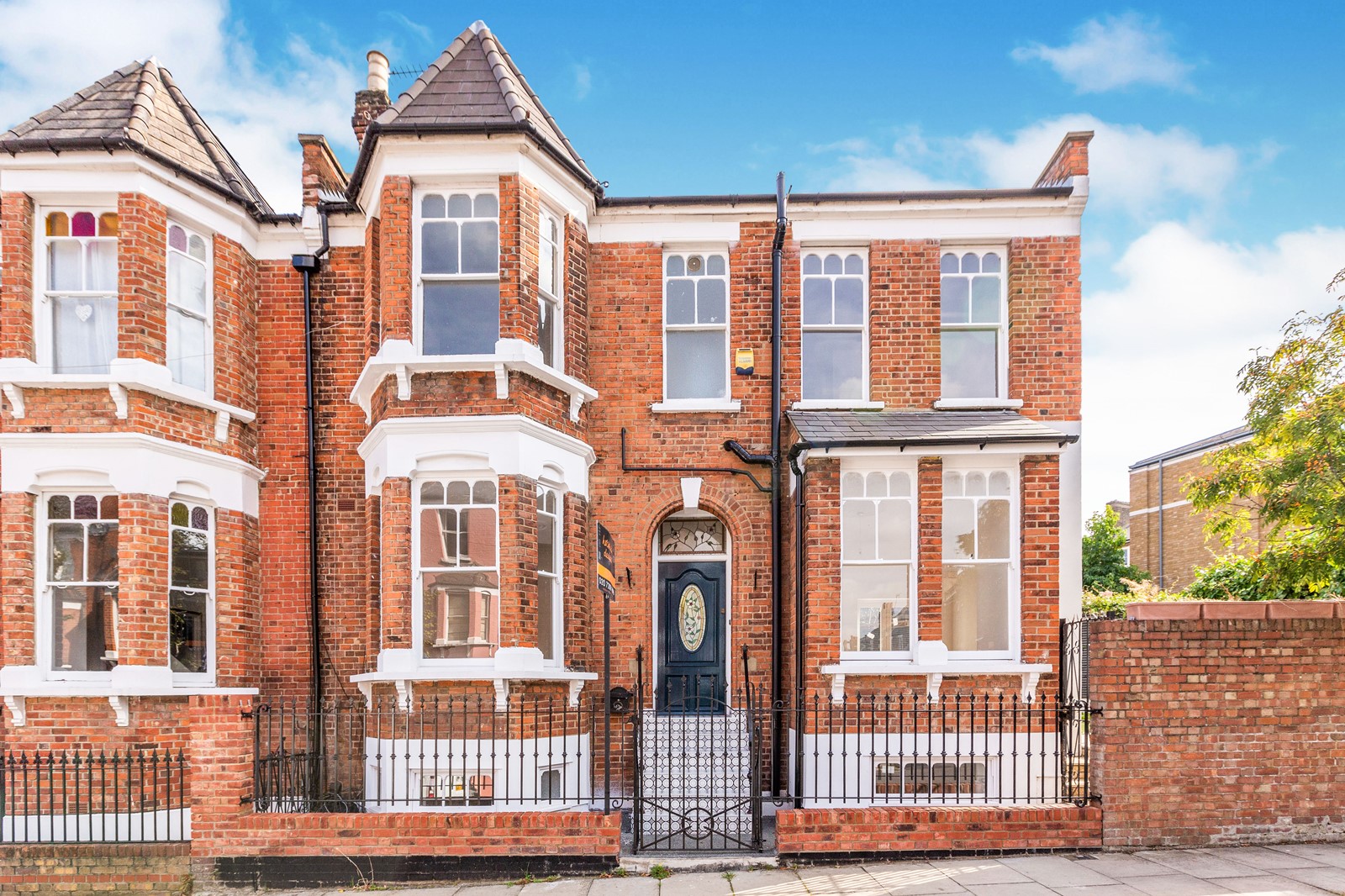 5 bedroom semi-detached house for sale in Arvon Road, Islington, N5 1PS