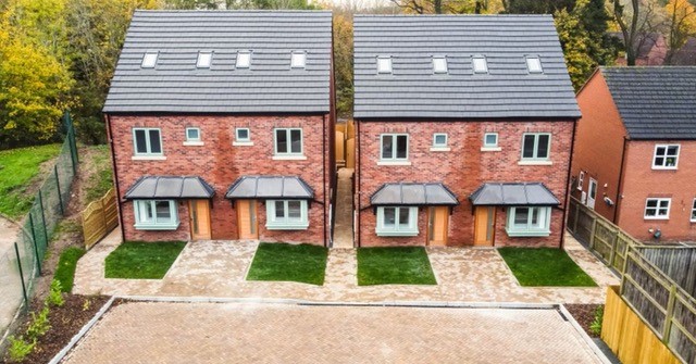 3 bedroom semi-detached house for sale in Winterbourne Close, Redditch ...