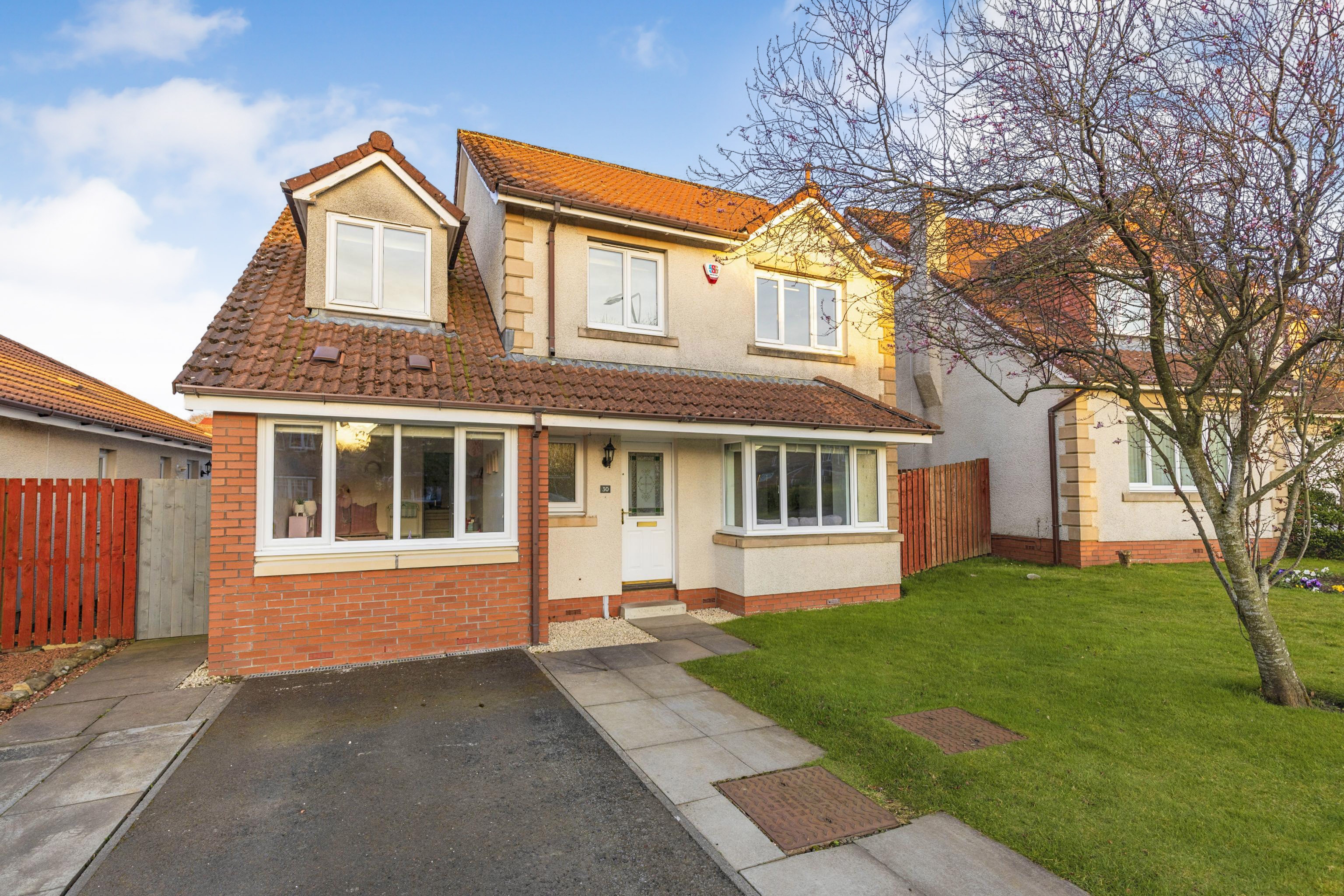 4 bedroom detached house for sale in Murieston Valley, Livingston, EH54 9HB