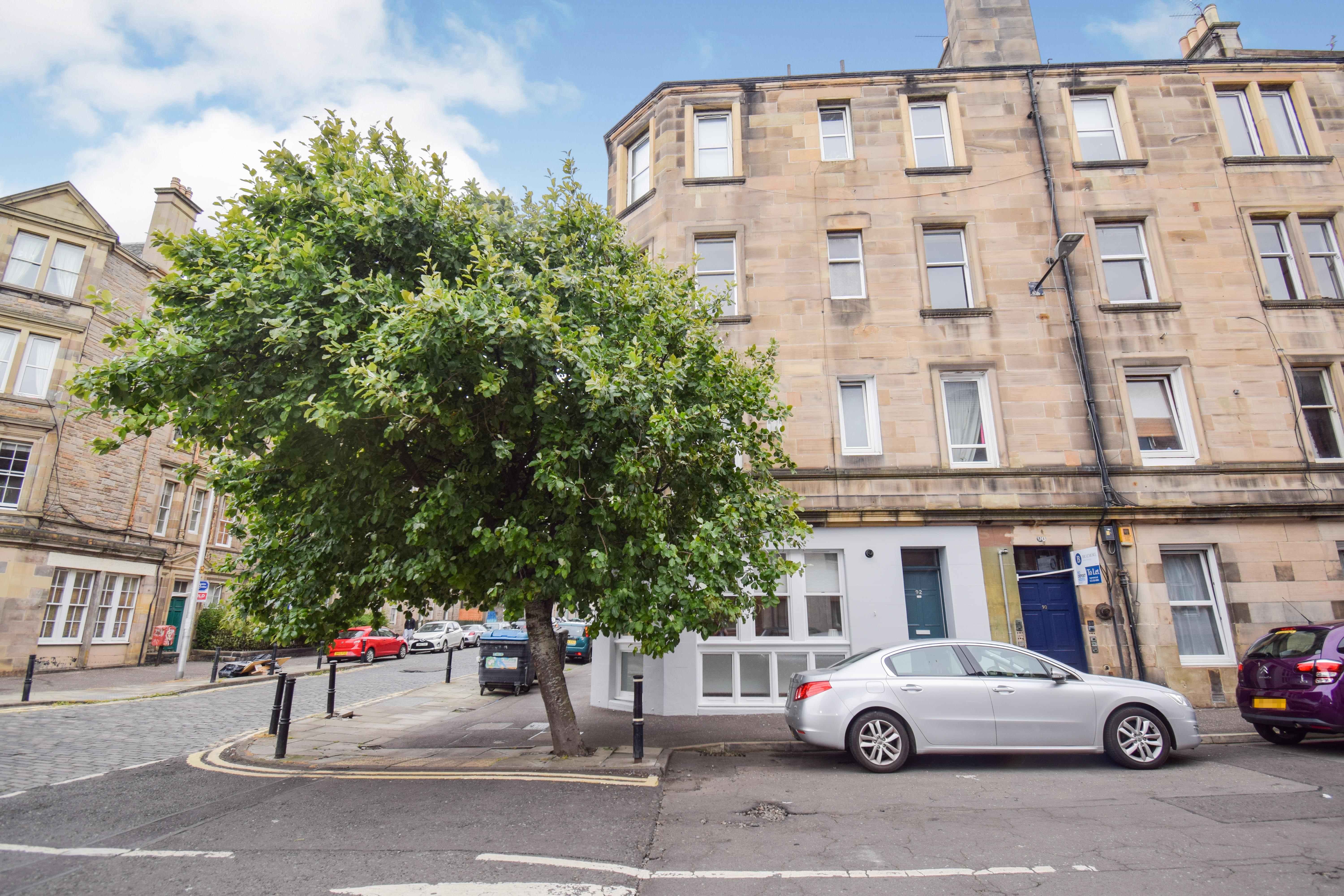 2 bedroom flat for sale in Dickson Street, Edinburgh, EH6 8QQ