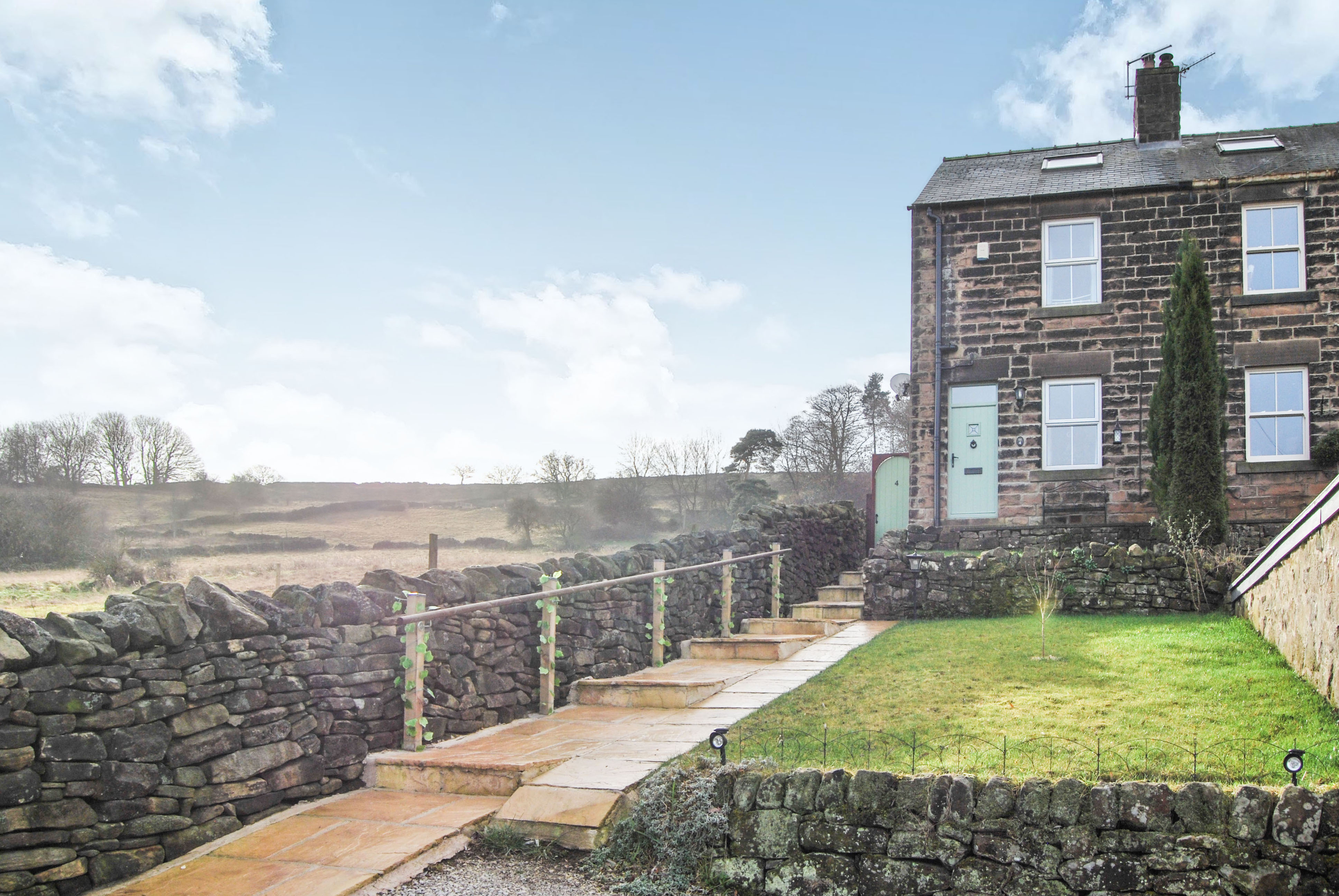 3 bedroom semi-detached house for sale in The Cliff, Matlock, DE4 5FY