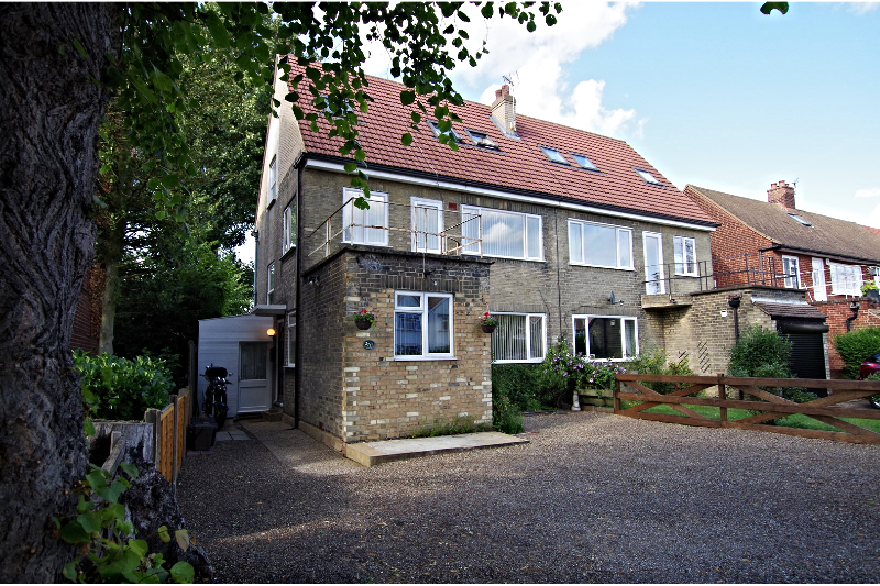 4 bedroom semi-detached house for sale in Woolwich Road, Abbeywood, SE2 0DW