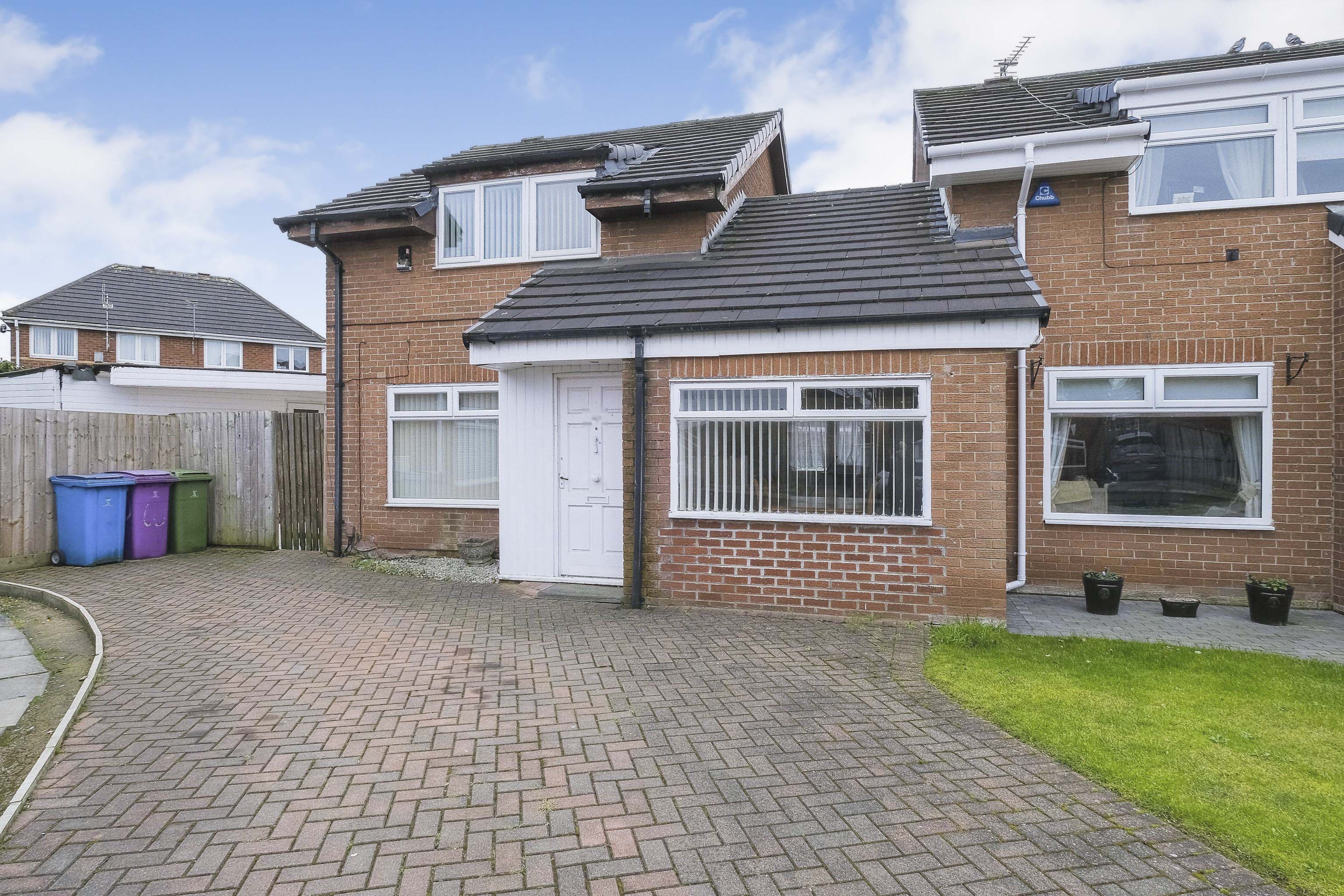 3 bedroom link detached house for sale in Finch Lea Drive, Liverpool ...