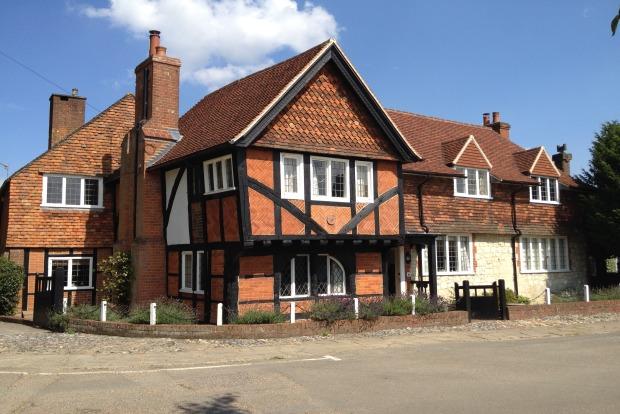 6 bedroom detached house to rent in Quality Street, Merstham, RH1 3BB