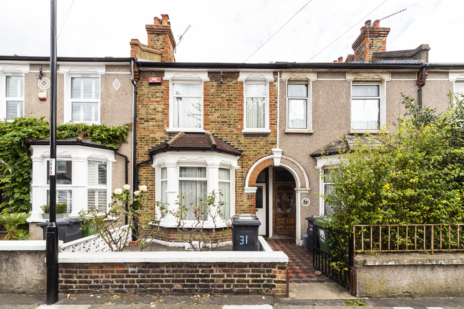 2 bedroom terraced house for sale in Salehurst Road, London, SE4 1AS