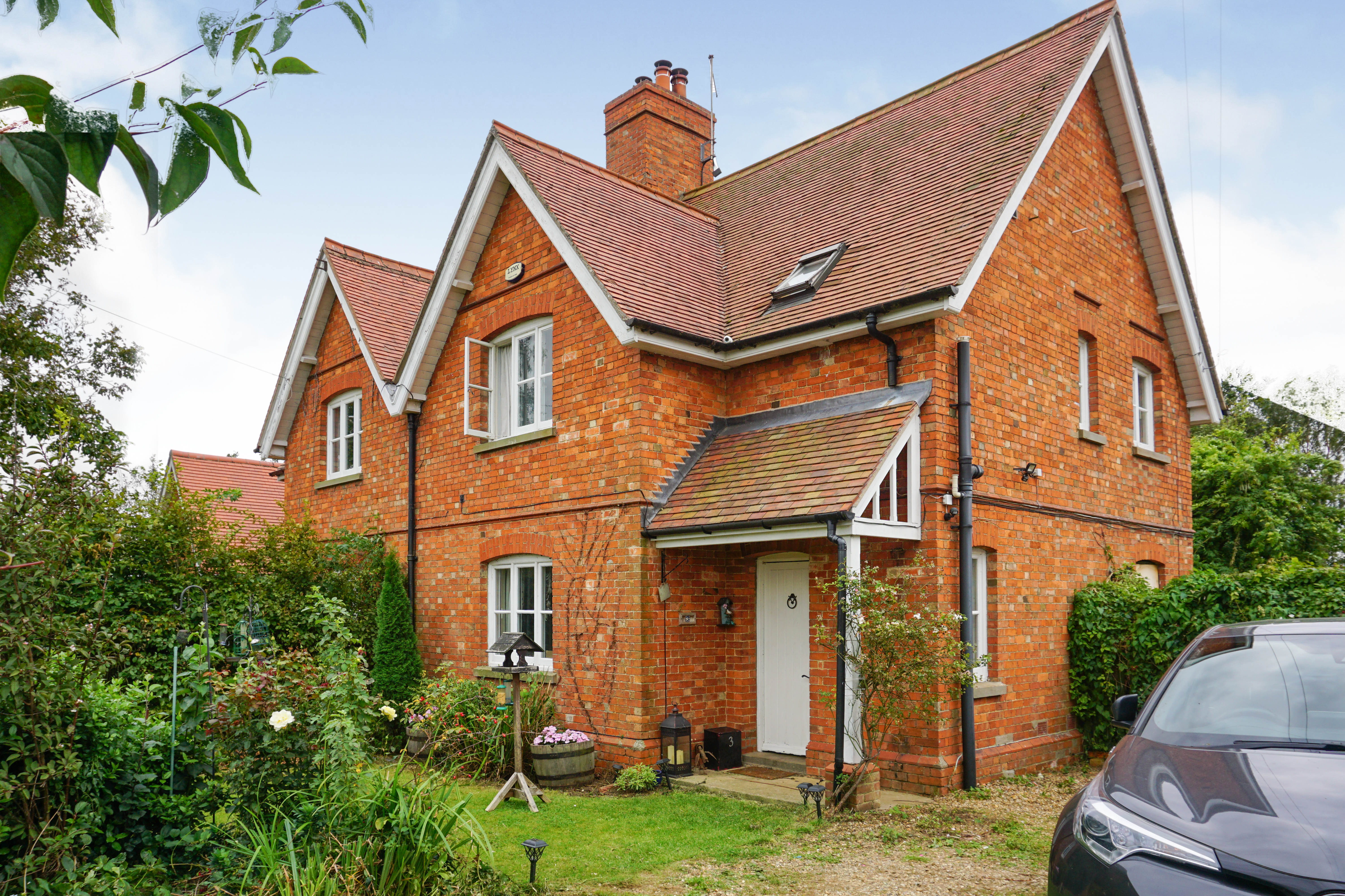 4 bedroom cottage for sale in Titchmarsh, Kettering, NN14 3DP