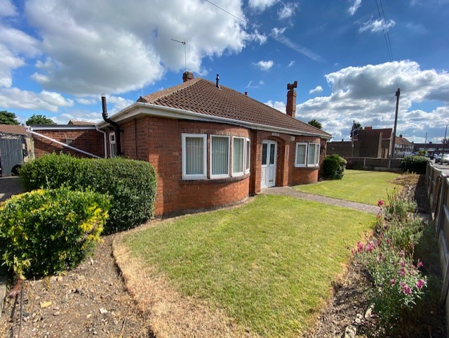 2 bedroom detached bungalow for sale in Elm Road, Armthorpe Doncaster ...