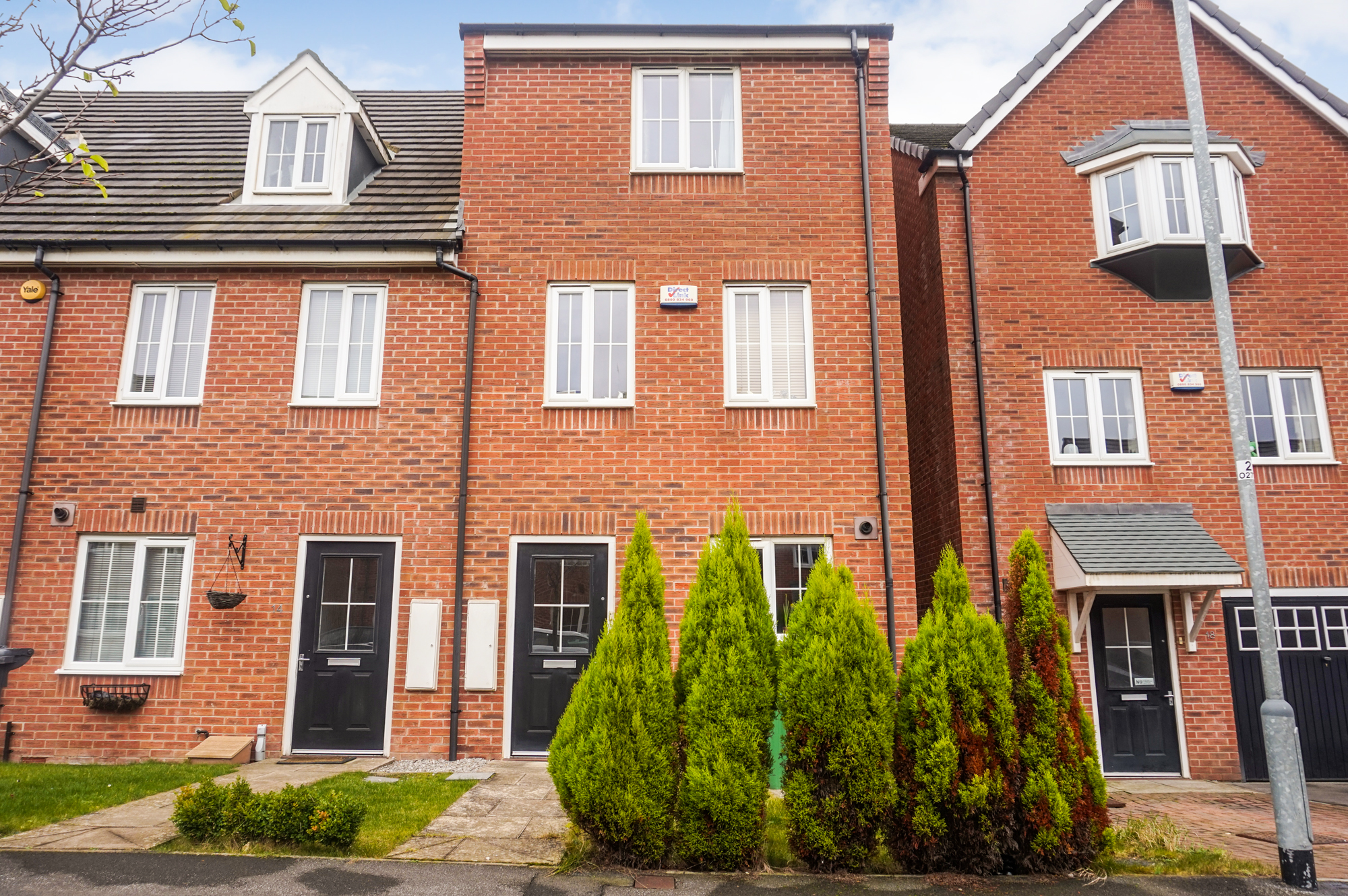 4 bedroom town house for sale in Oak Drive, Leeds, LS10 4GQ