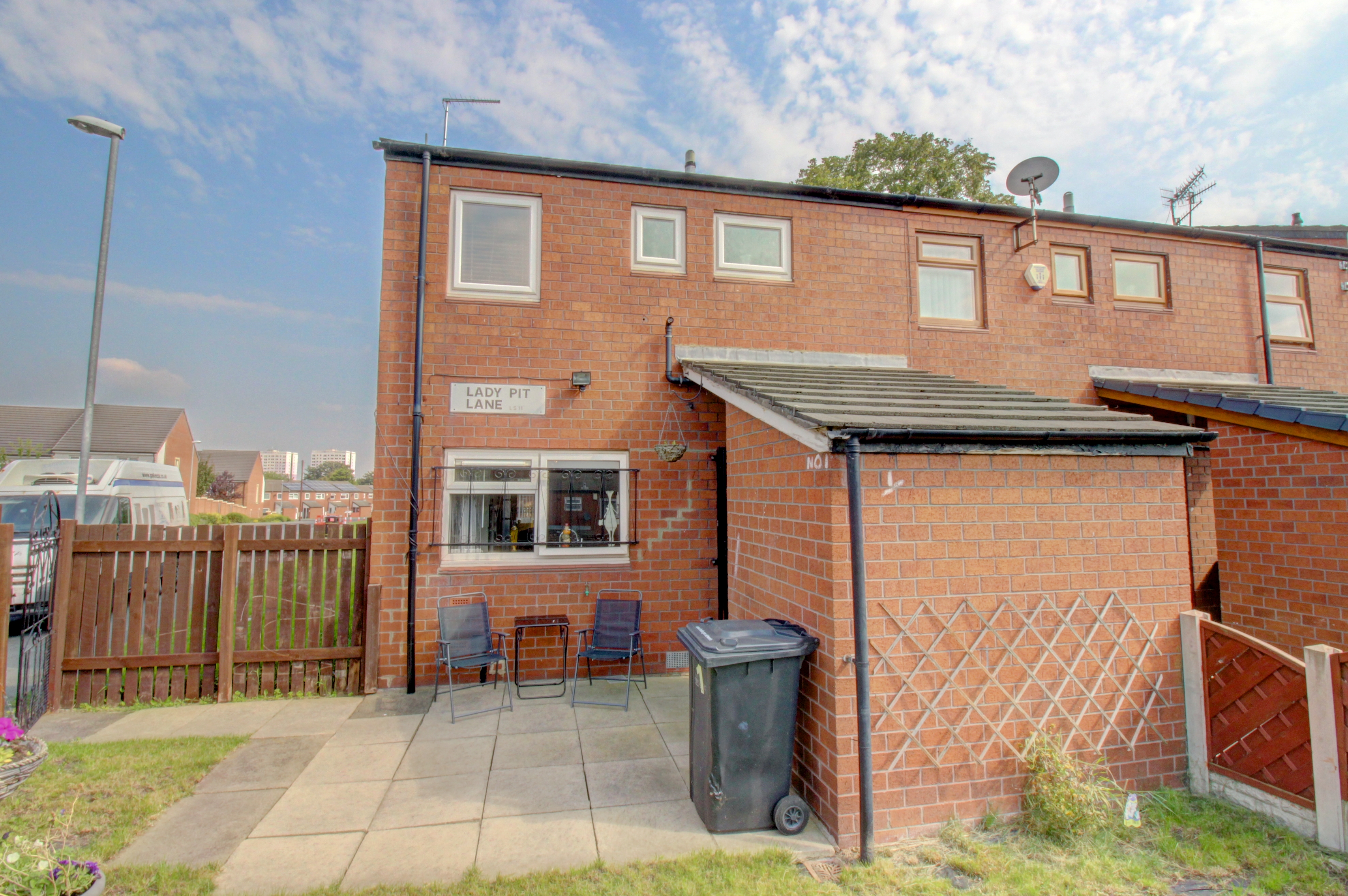 3 bedroom end of terrace house for sale in Lady Pit Lane, Leeds, LS11 6AQ