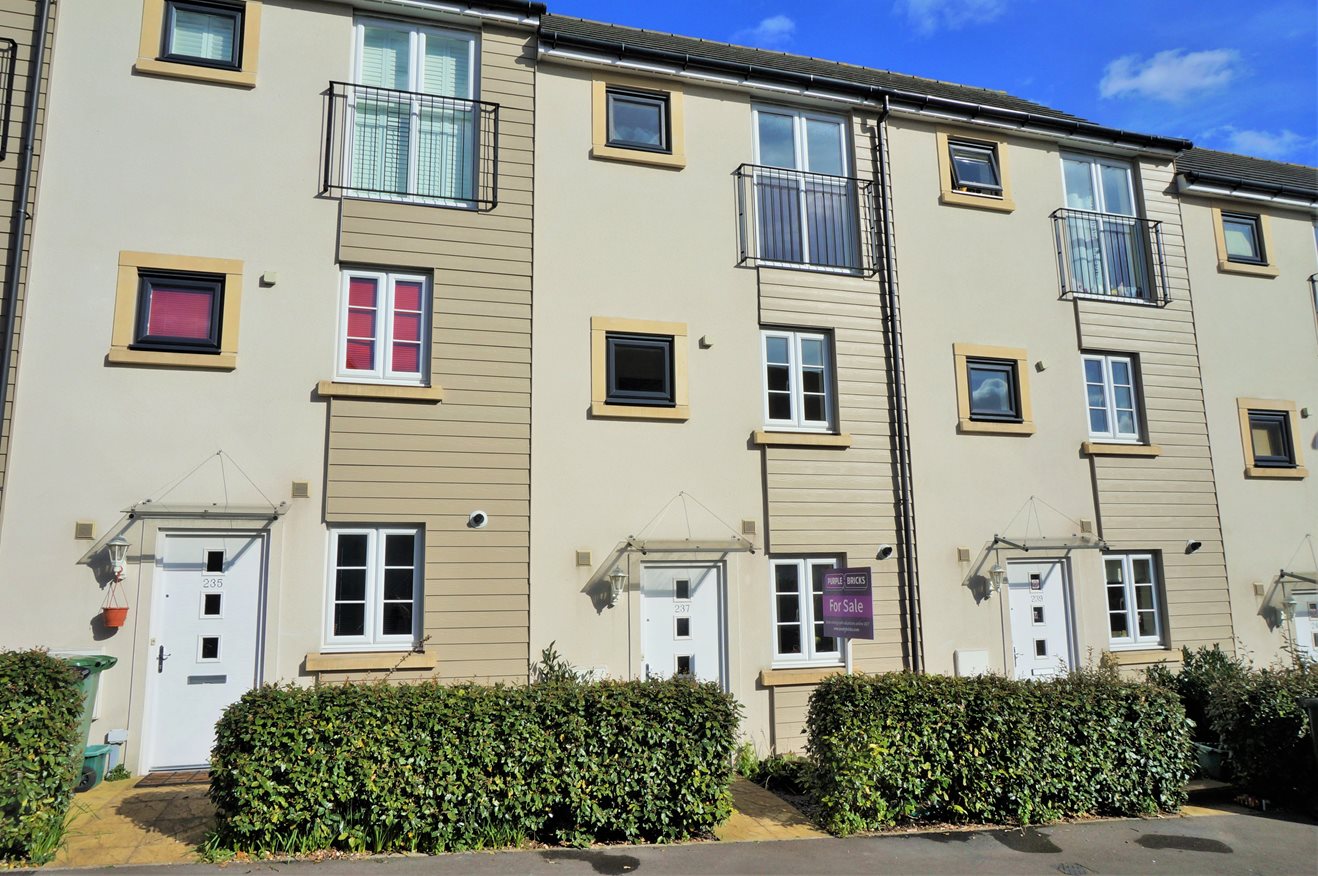 3 bedroom town house for sale in Sinclair Drive, Town Centre ...